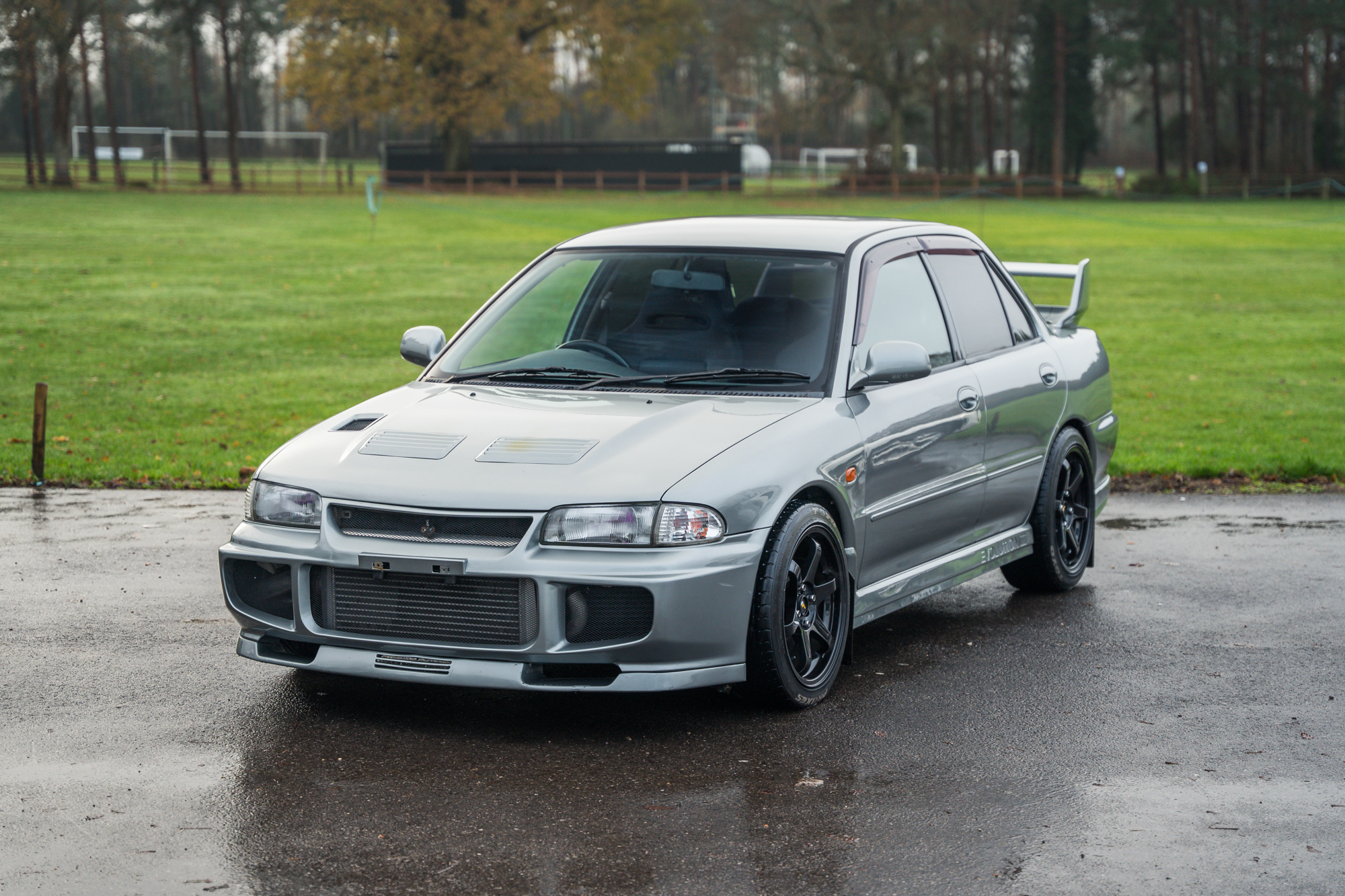 Mitsubishi Evolution Custom