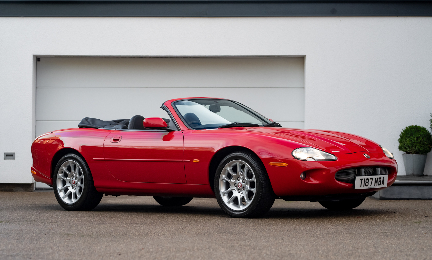 Jaguar Xkr Convertible