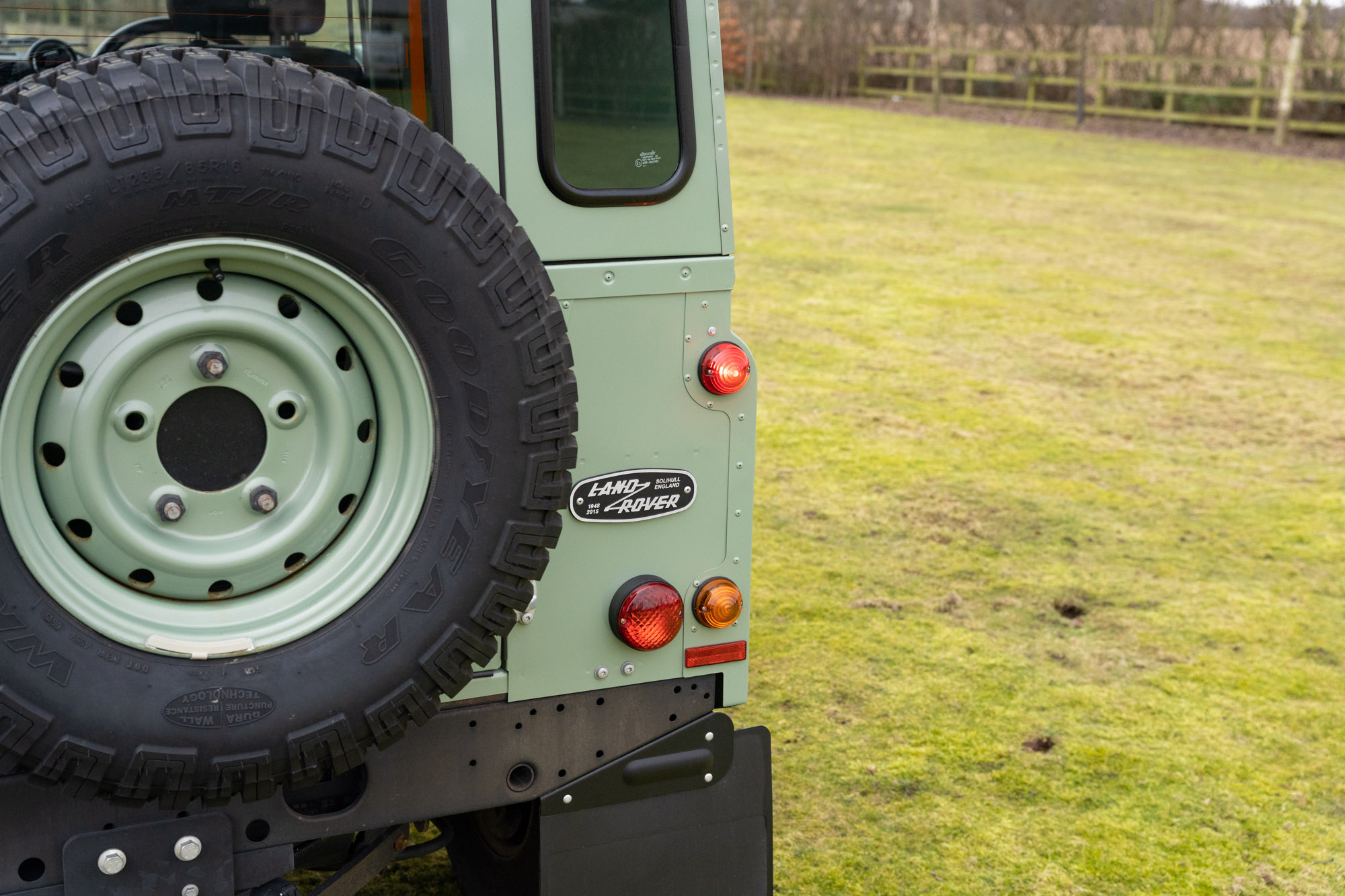 2015 LAND ROVER DEFENDER 90 HERITAGE - JLR PRESS CAR for sale by ...