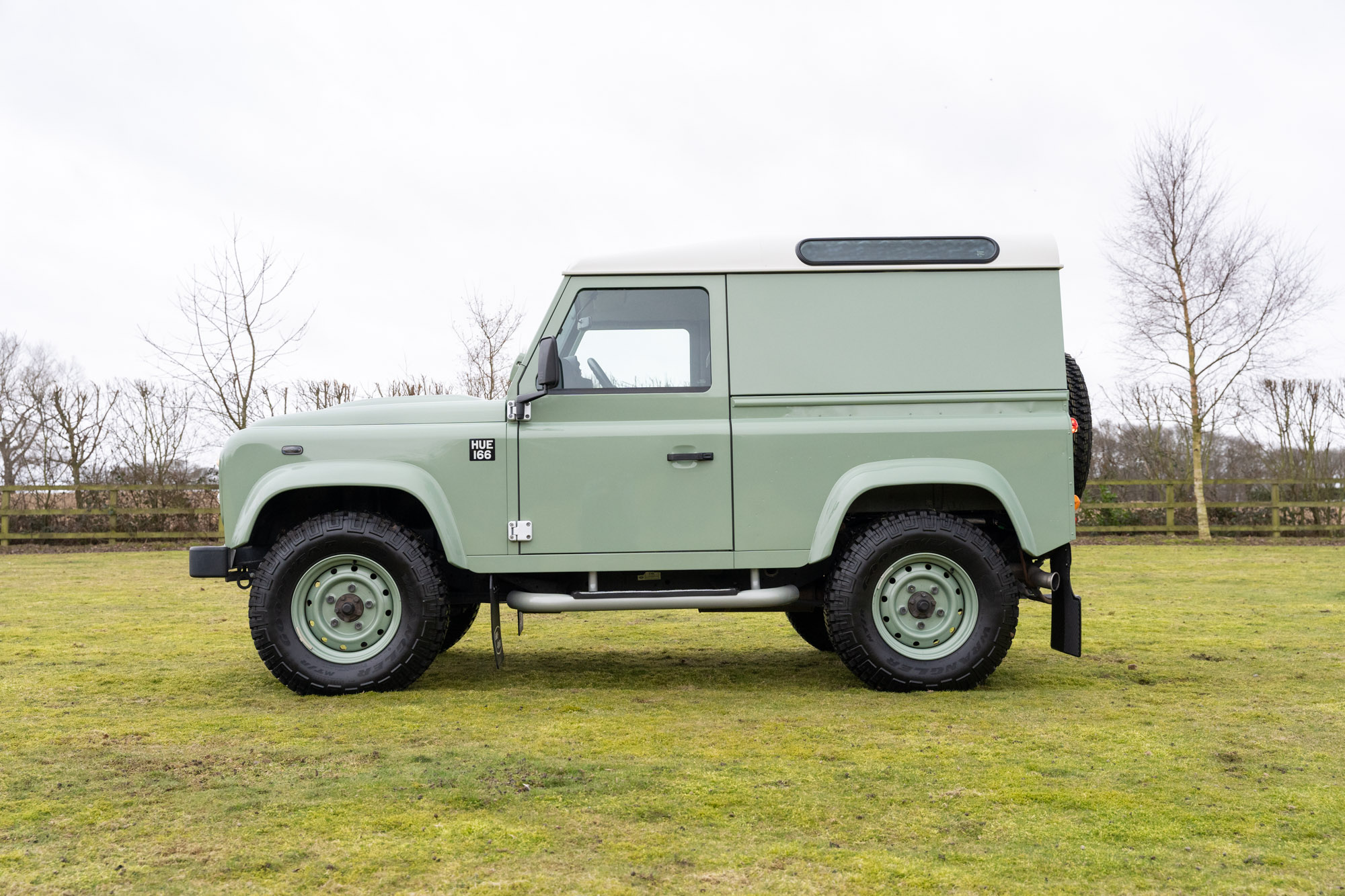 2015 LAND ROVER DEFENDER 90 HERITAGE - JLR PRESS CAR for sale by ...