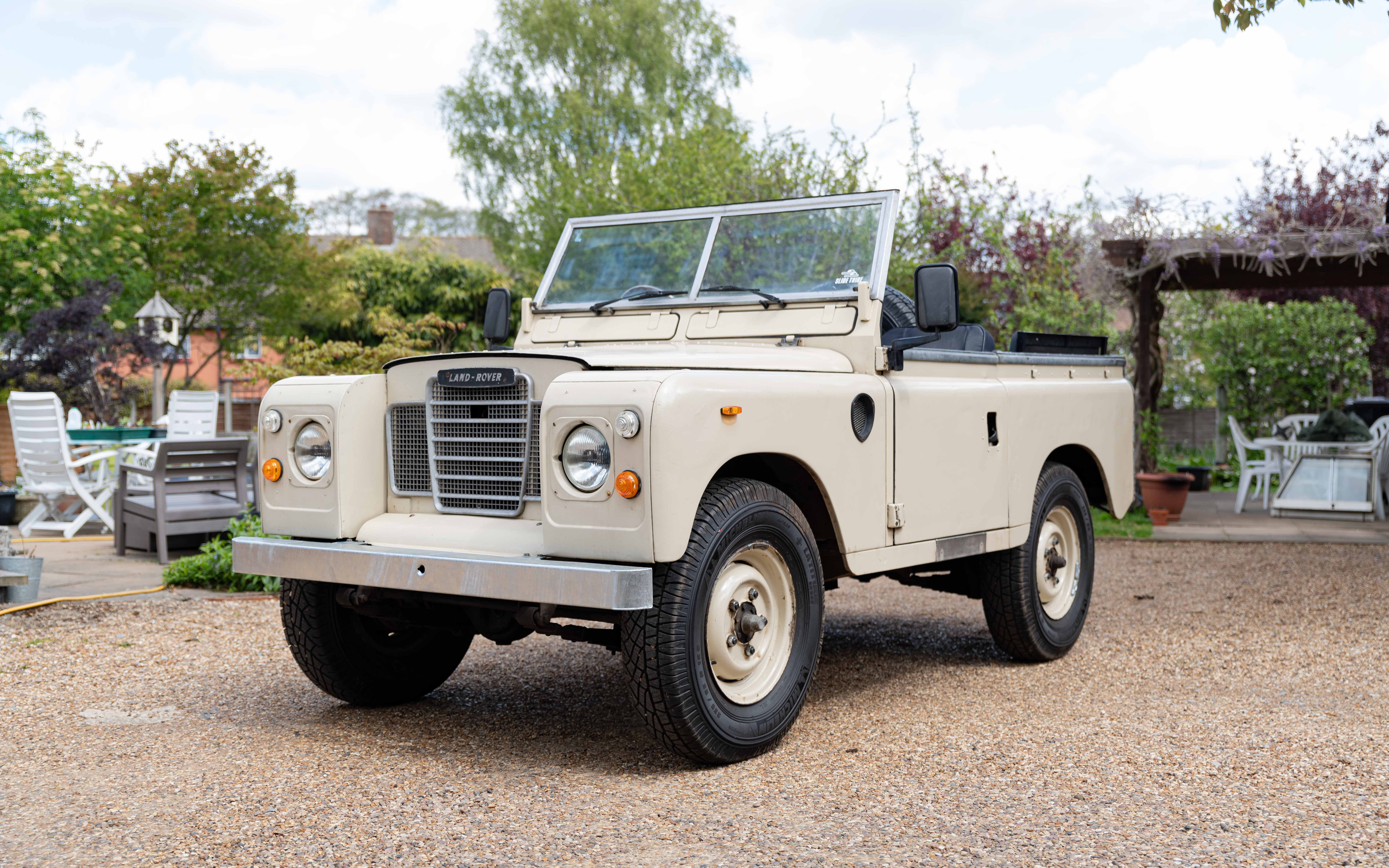 1972 LAND ROVER SERIES III 88" for sale by auction in Weybridge, Surrey ...