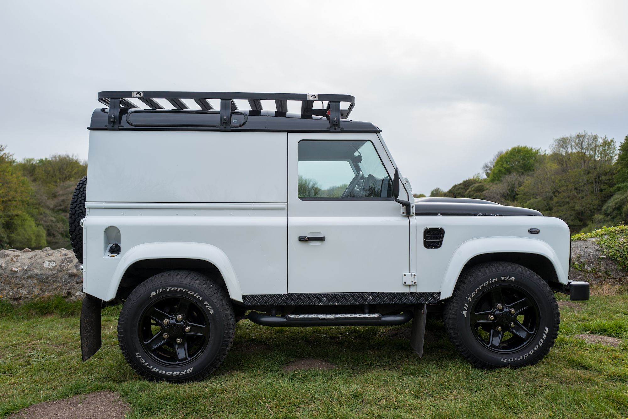 2015 LAND ROVER DEFENDER 90 XS -OVERLAND ARCTIC for sale by auction in ...