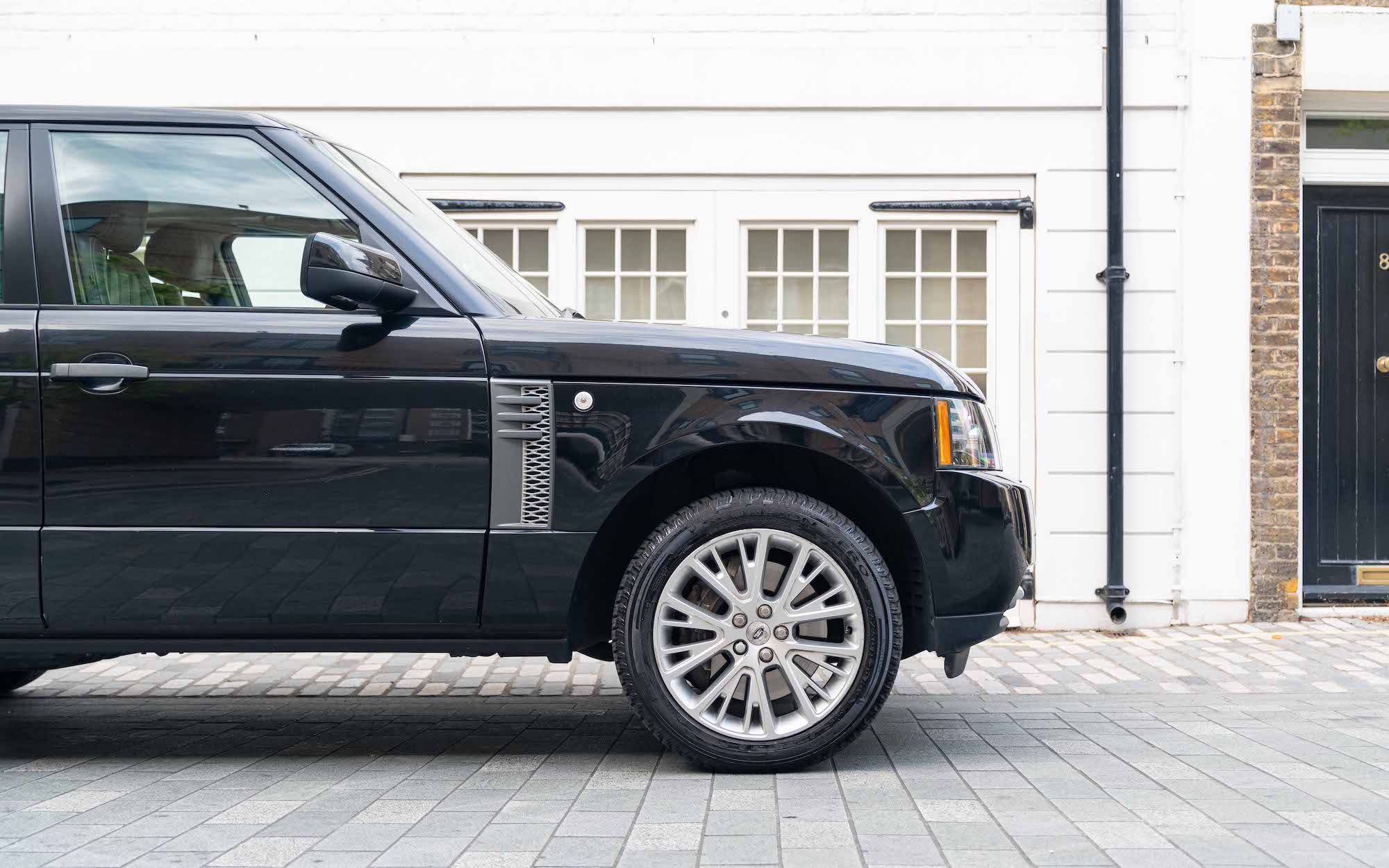 2011 RANGE ROVER AUTOBIOGRAPHY for sale by auction in London, United ...