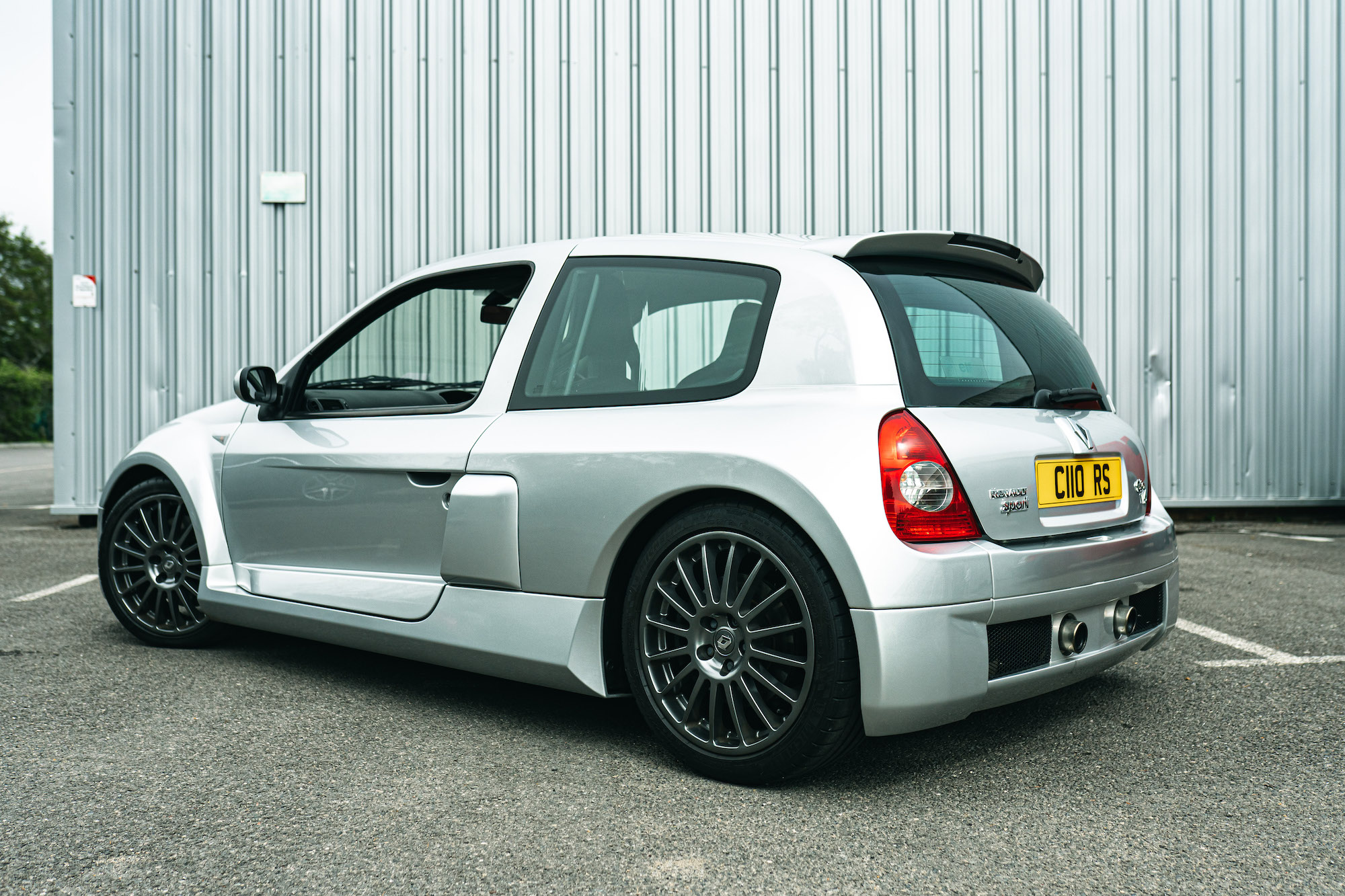 2004 RENAULT CLIO V6 255 PHASE 2 for sale by auction in Lymington ...