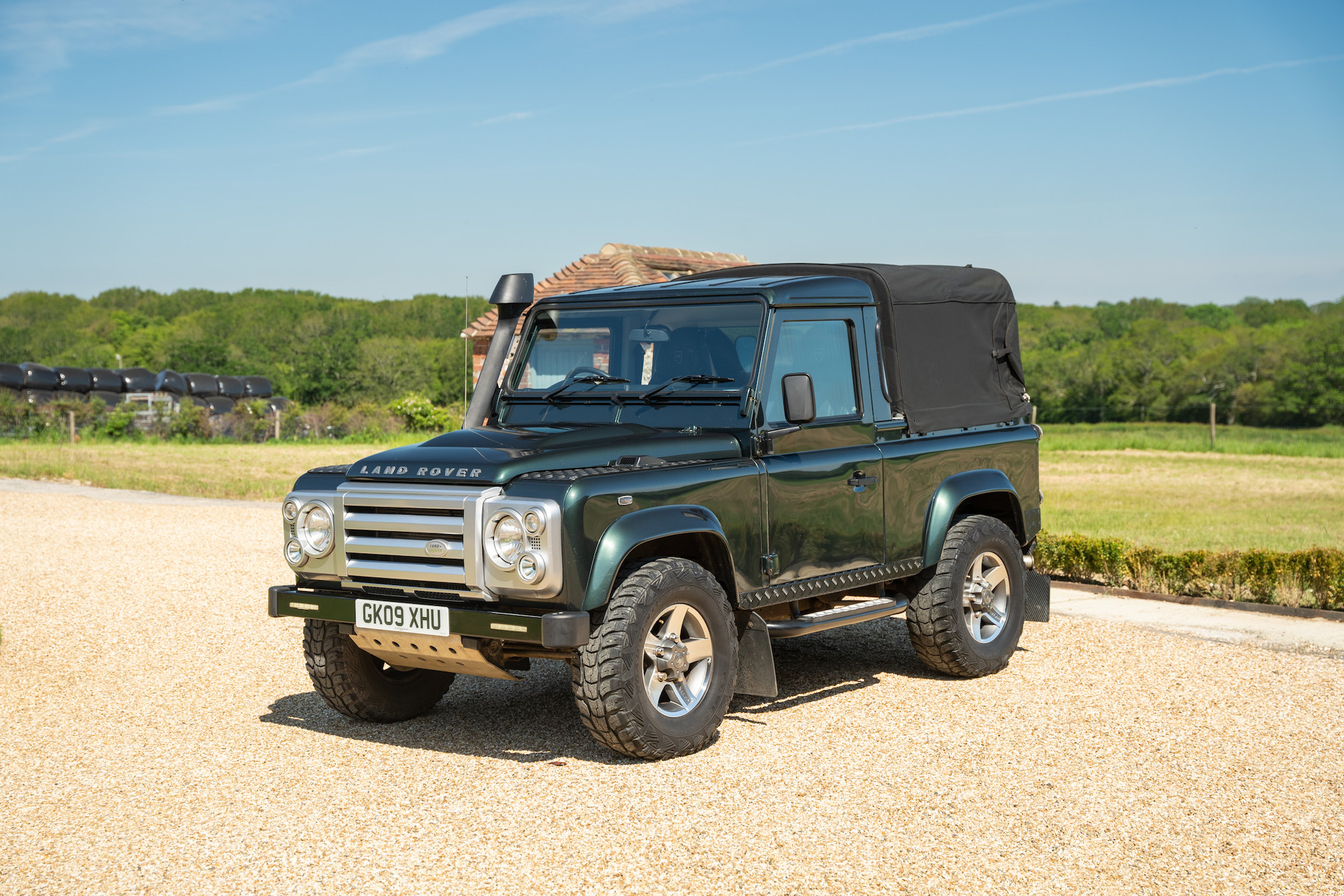 2009 LAND ROVER DEFENDER 90 PICK UP for sale by auction in Lewes, West ...