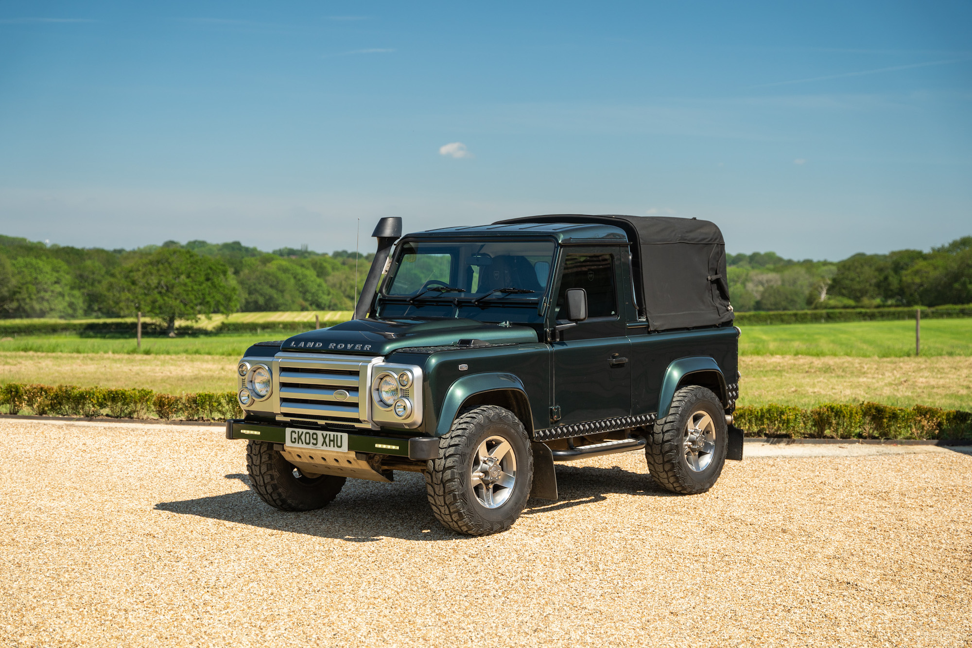 2009 LAND ROVER DEFENDER 90 PICK UP for sale by auction in Lewes, West ...