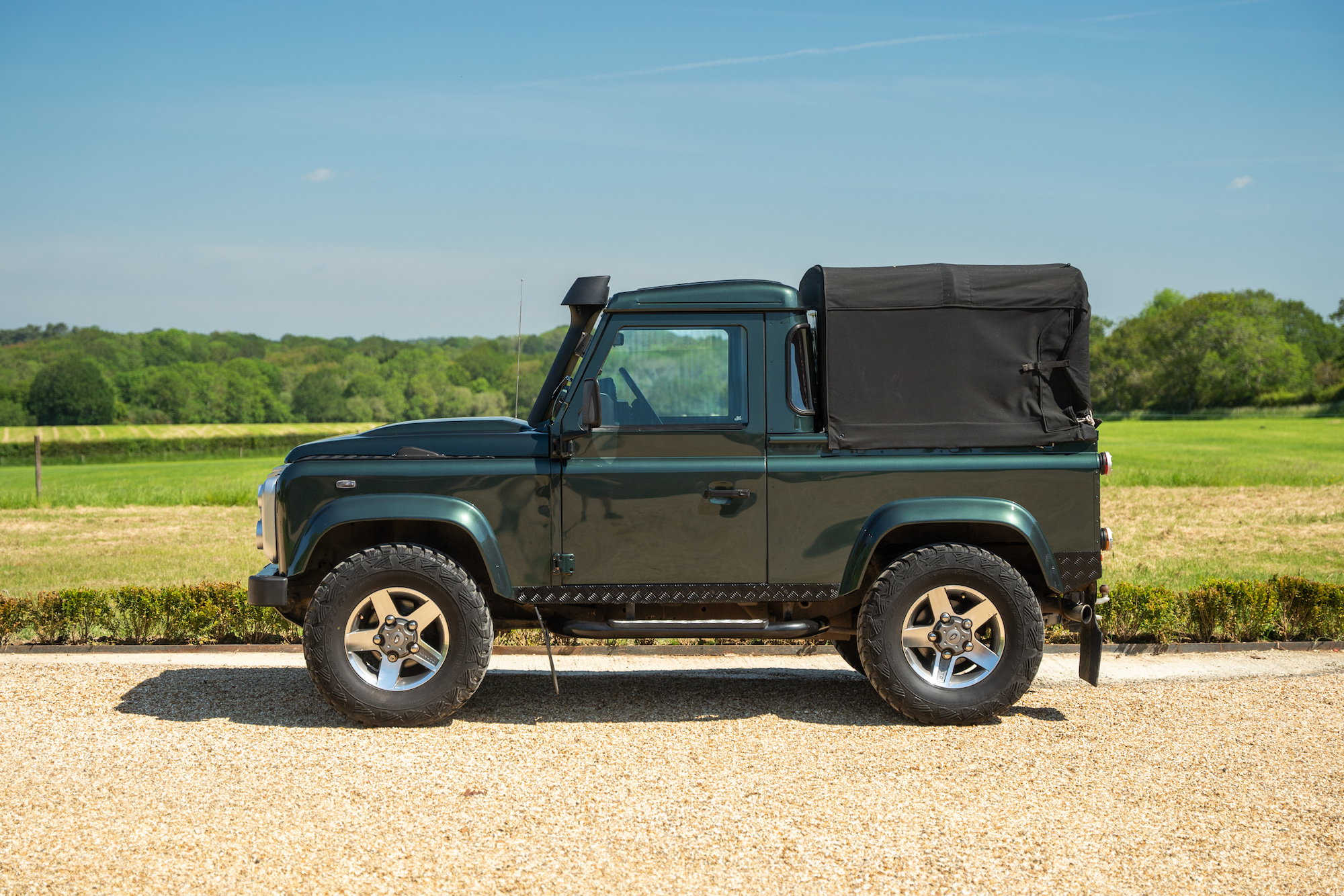2009 LAND ROVER DEFENDER 90 PICK UP for sale by auction in Lewes, West ...