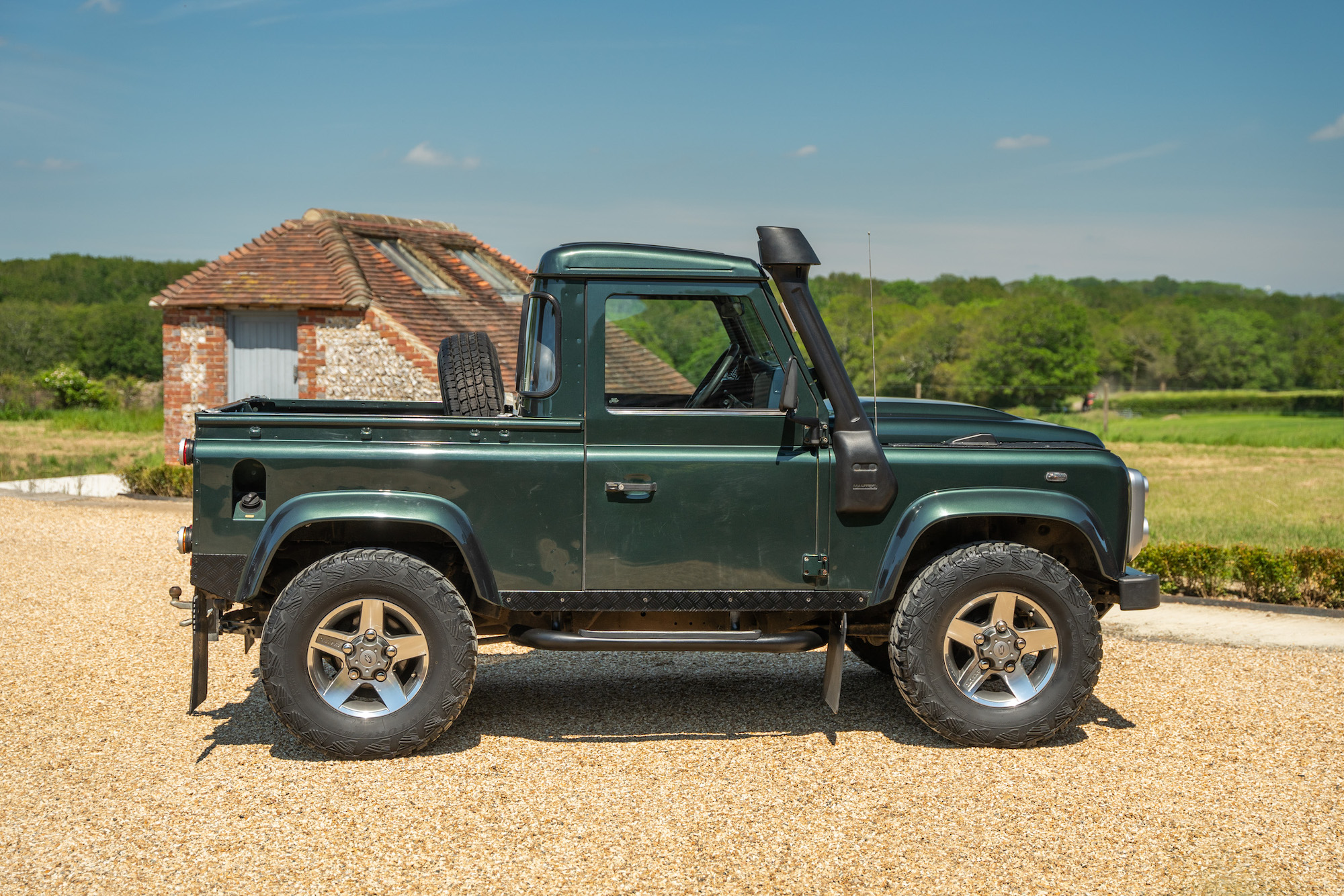 2009 LAND ROVER DEFENDER 90 PICK UP for sale by auction in Lewes, West ...