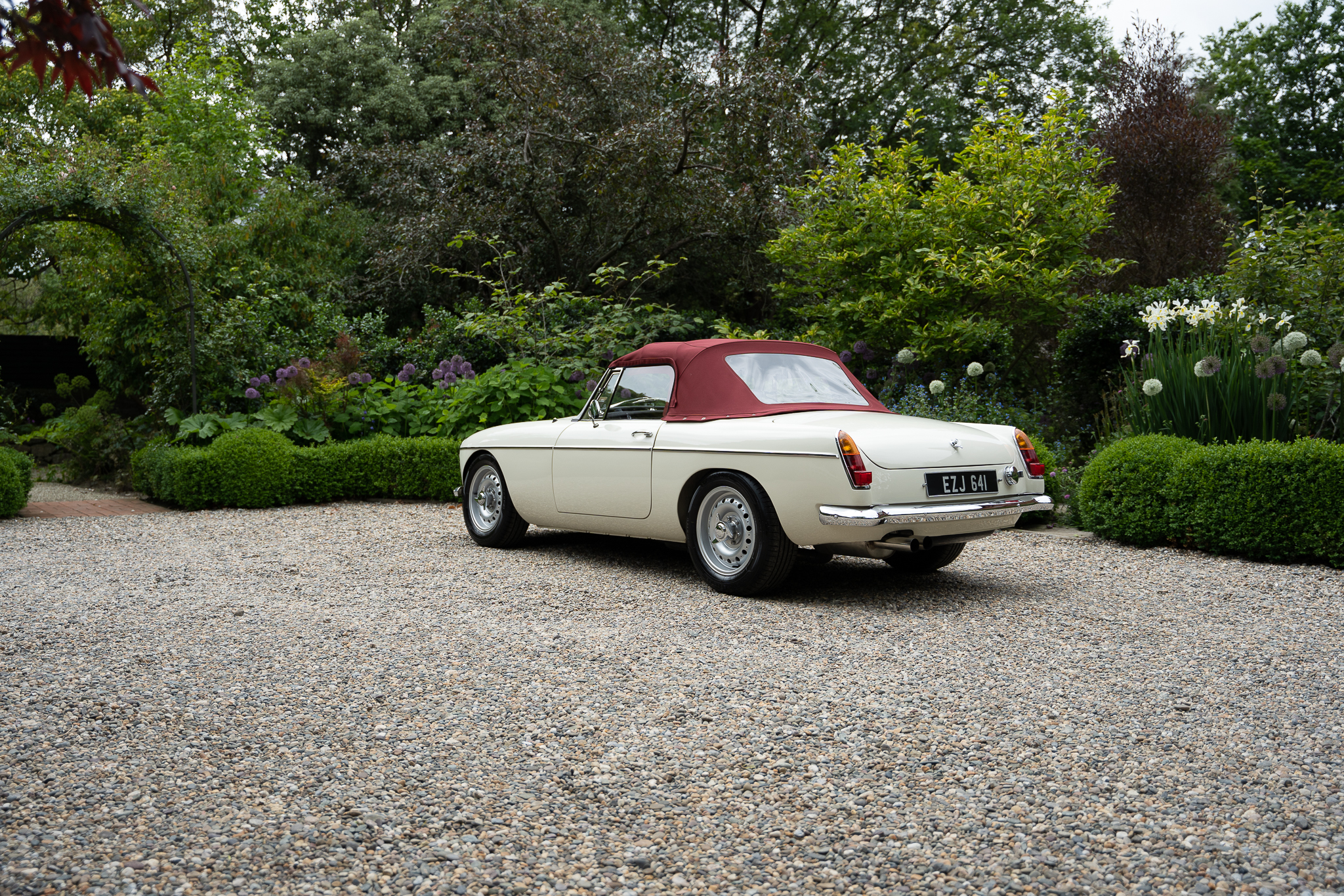 1966 MGB ROADSTER ABINGDON EDITION BY FRONTLINE DEVELOPMENTS for sale by auction in Dublin, Ireland