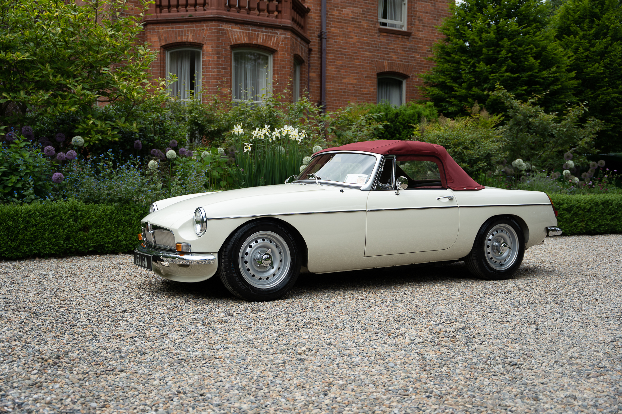 1966 MGB ROADSTER ABINGDON EDITION BY FRONTLINE DEVELOPMENTS for sale by auction in Dublin, Ireland