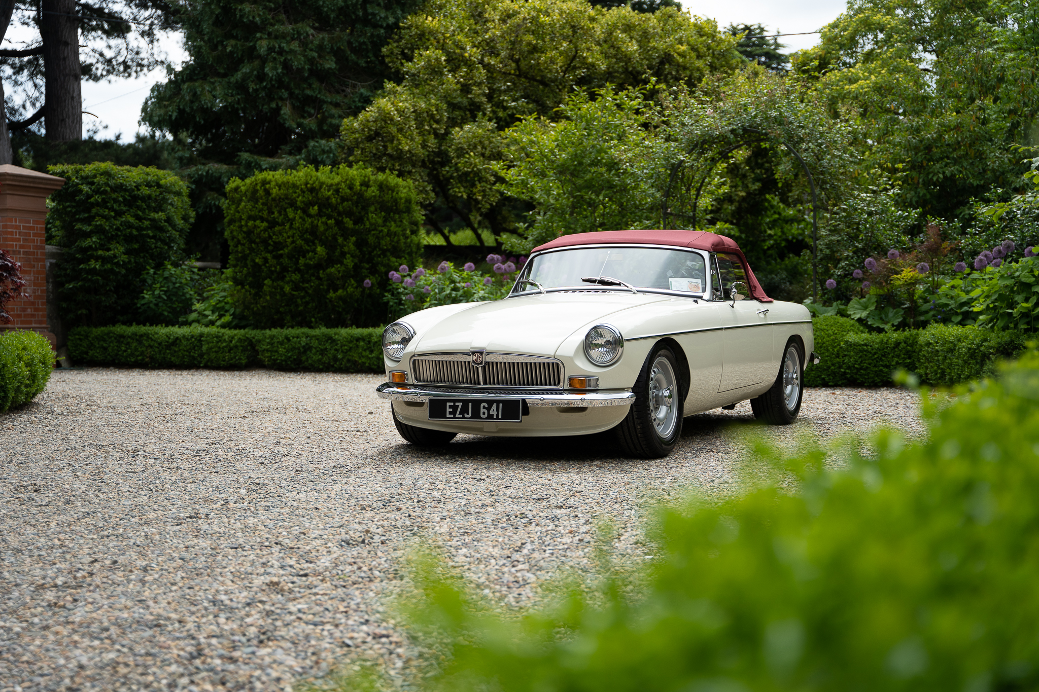 1966 MGB ROADSTER ABINGDON EDITION BY FRONTLINE DEVELOPMENTS for sale by auction in Dublin, Ireland