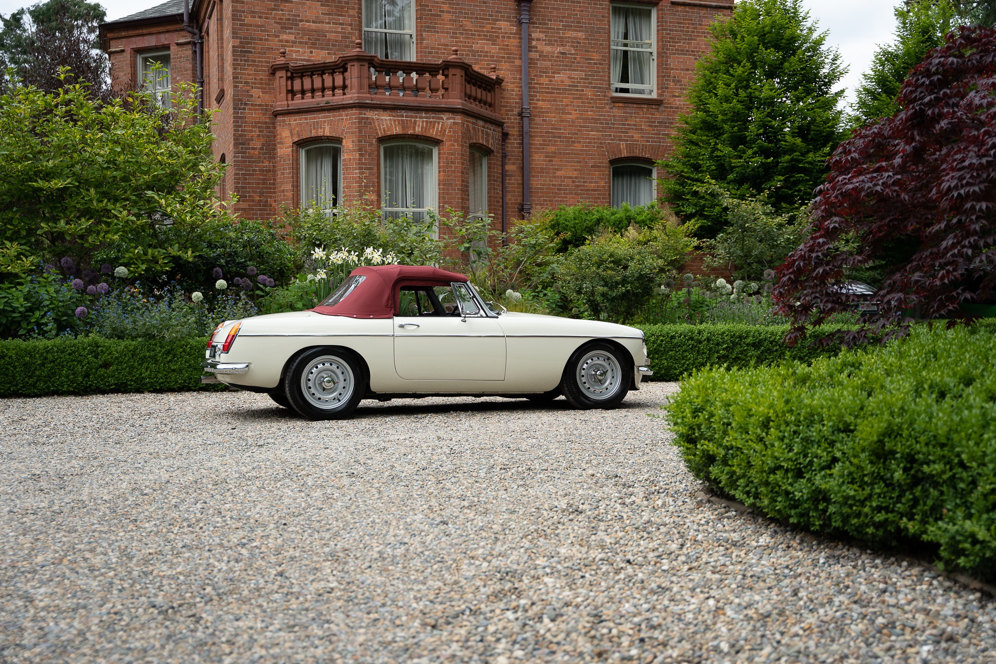 1966 MGB ROADSTER ABINGDON EDITION BY FRONTLINE DEVELOPMENTS for sale by auction in Dublin, Ireland