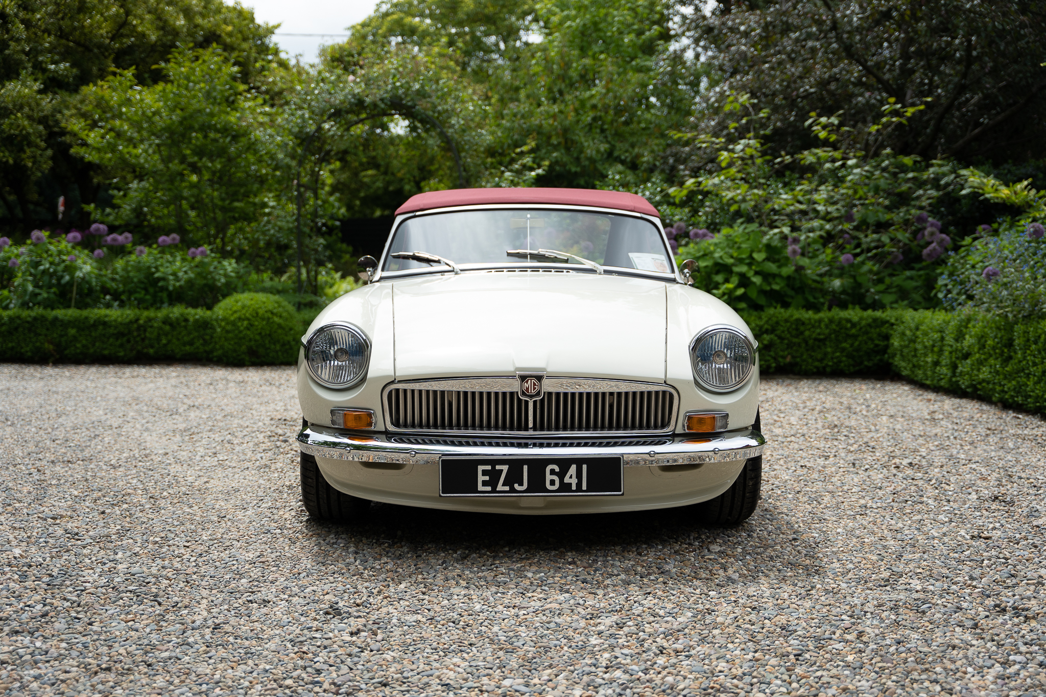 1966 MGB ROADSTER ABINGDON EDITION BY FRONTLINE DEVELOPMENTS for sale by auction in Dublin, Ireland