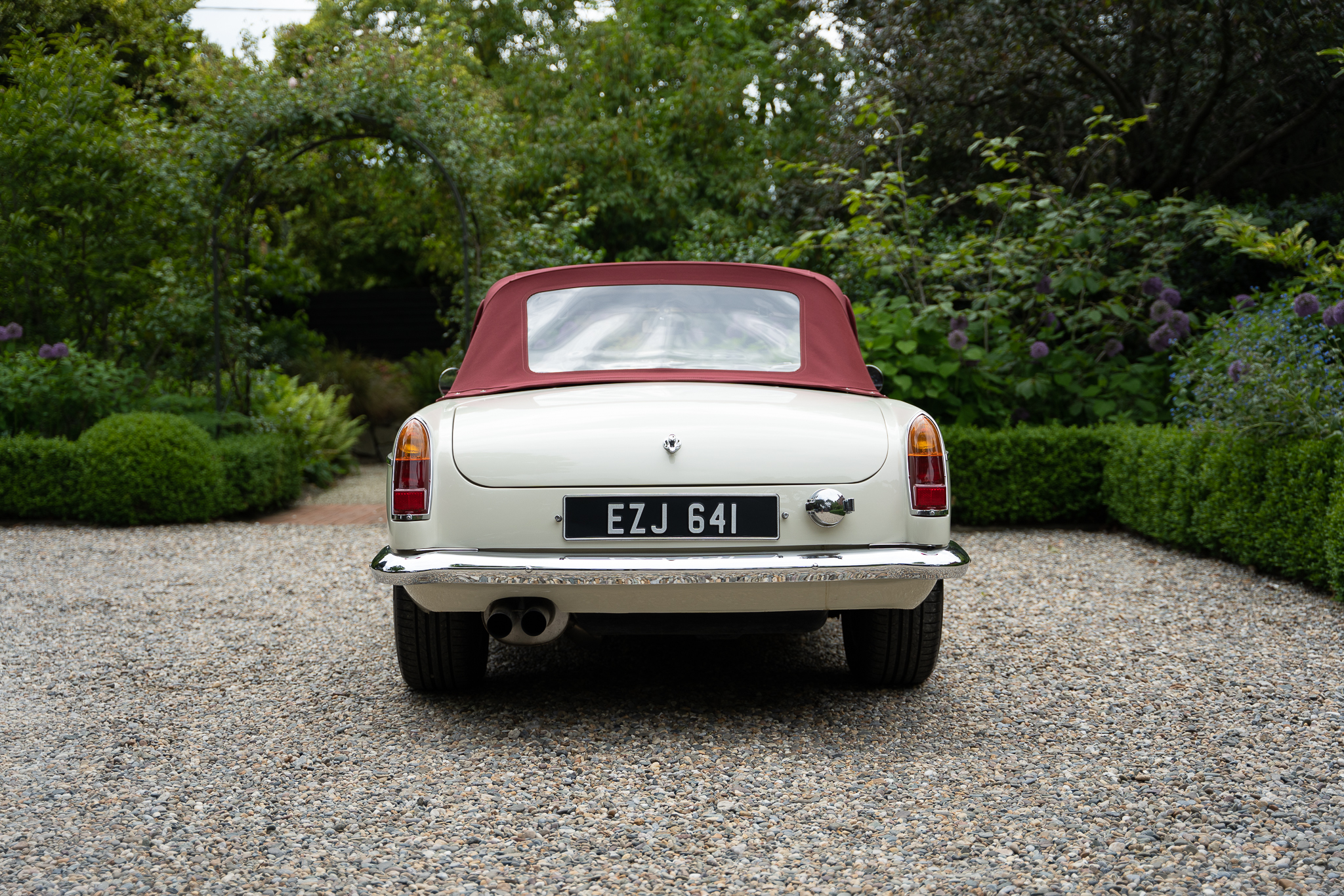 1966 MGB ROADSTER ABINGDON EDITION BY FRONTLINE DEVELOPMENTS for sale by auction in Dublin, Ireland