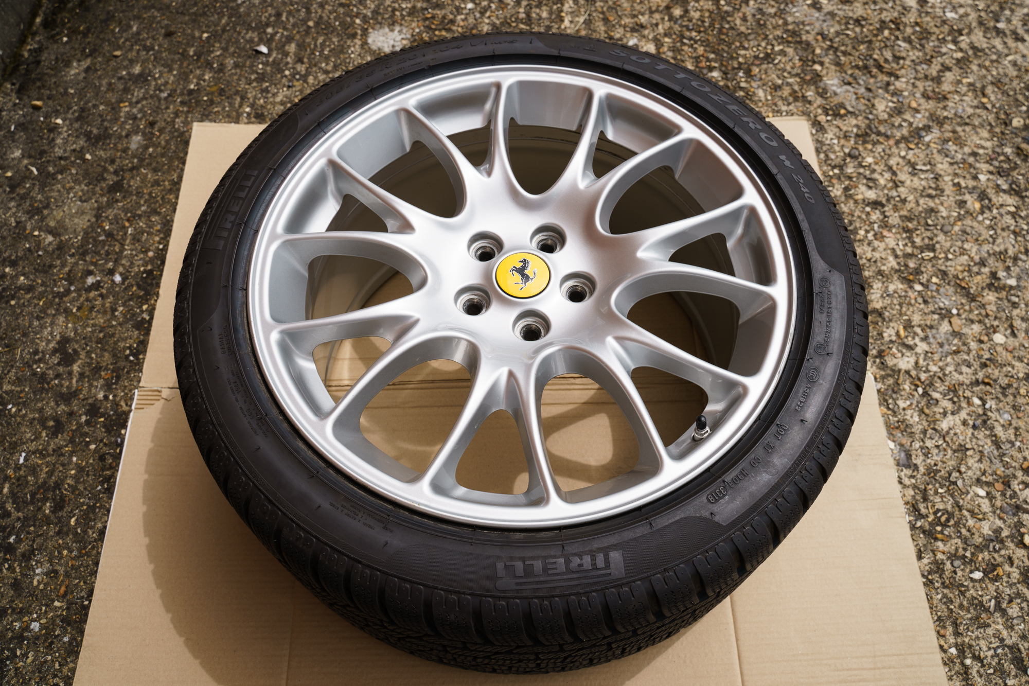 FERRARI 599 WHEELS AND TYRES for sale by auction in High Wycombe ...