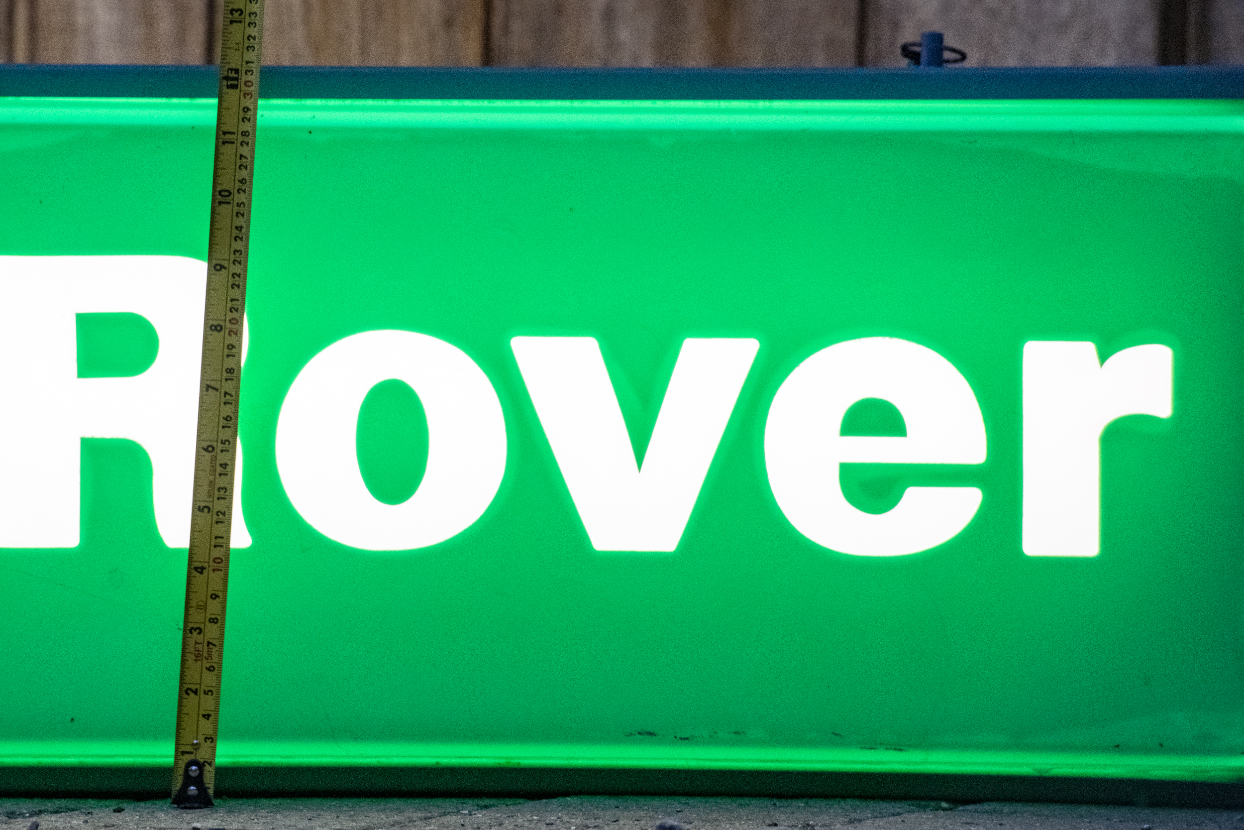 RANGE ROVER ILLUMINATED SIGN for sale by auction in Corsham, Wiltshire ...