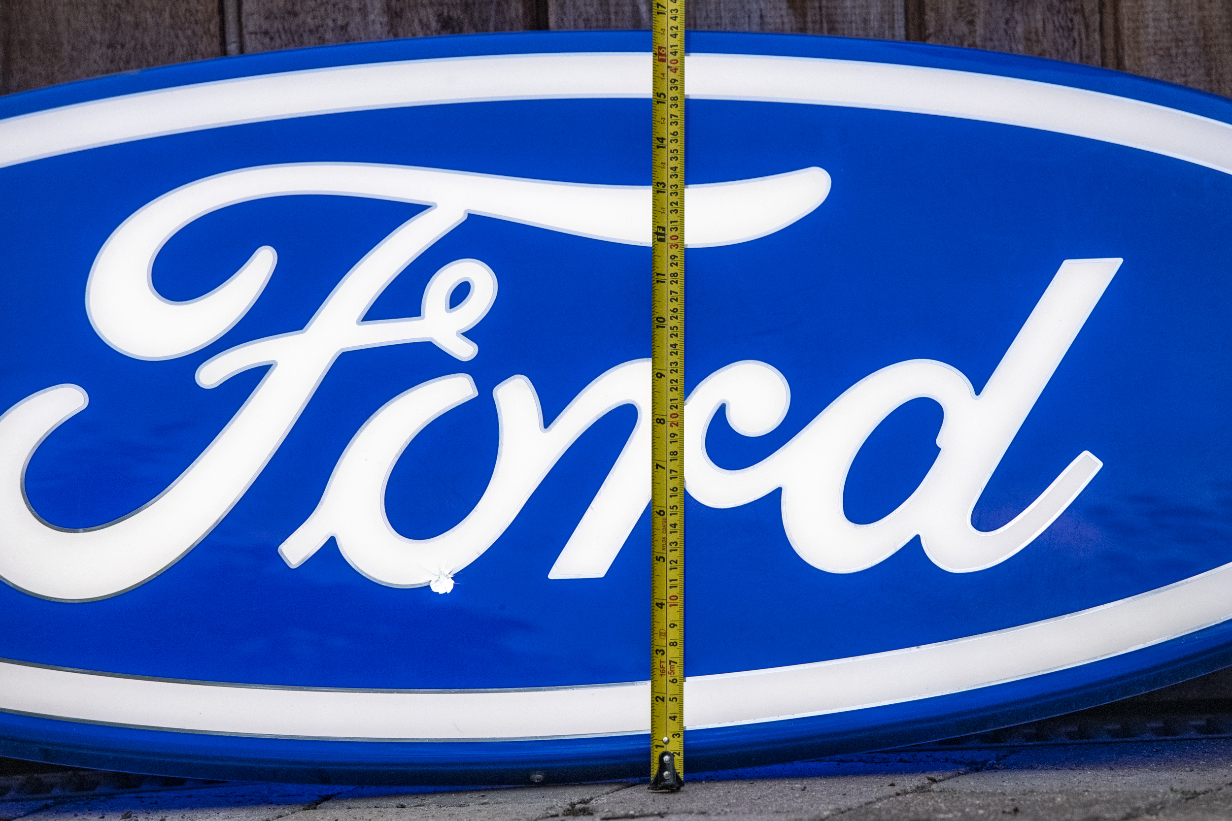 FORD ILLUMINATED SIGN for sale by auction in Corsham, Wiltshire ...