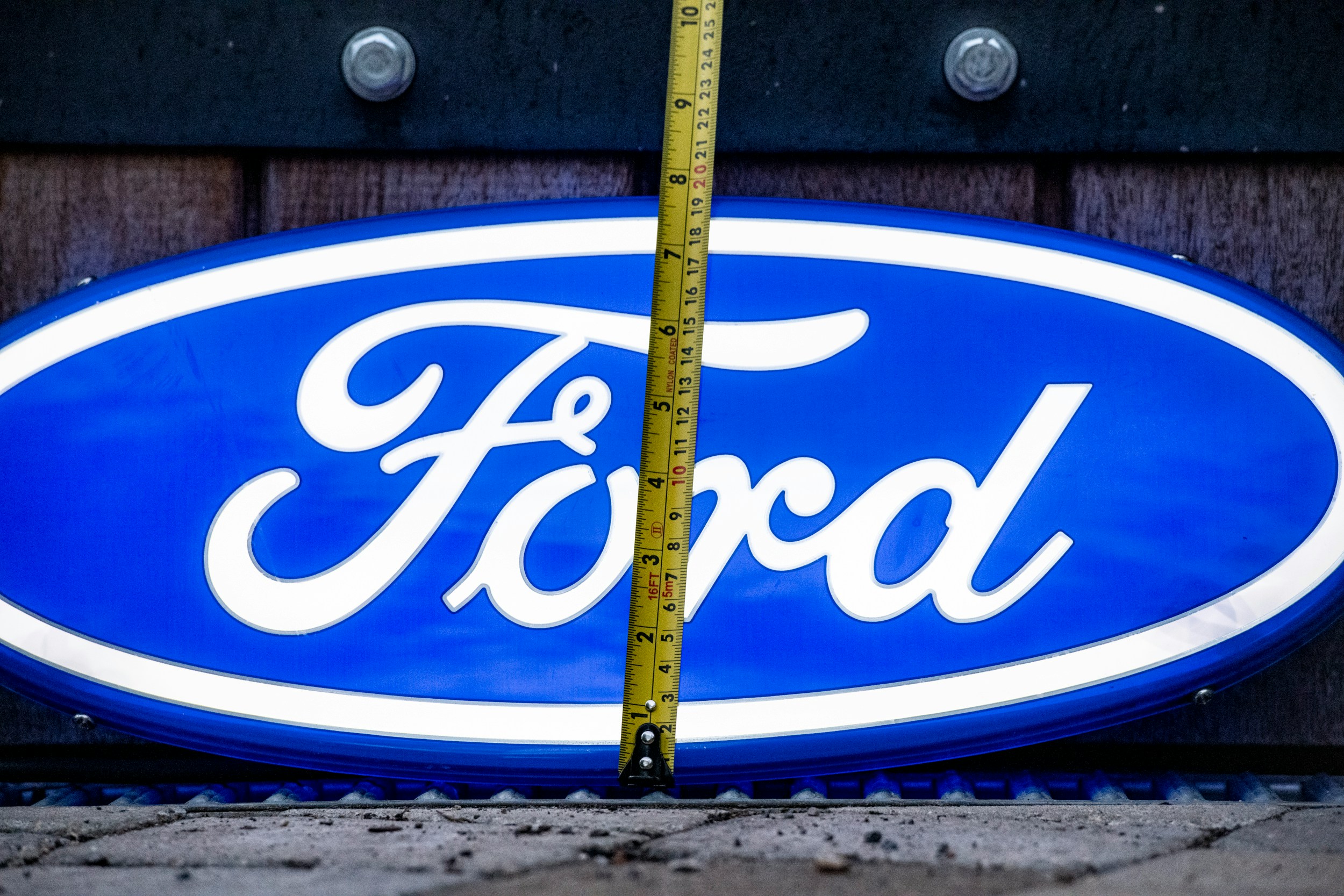 FORD ILLUMINATED SIGN for sale by auction in Corsham, Wiltshire ...