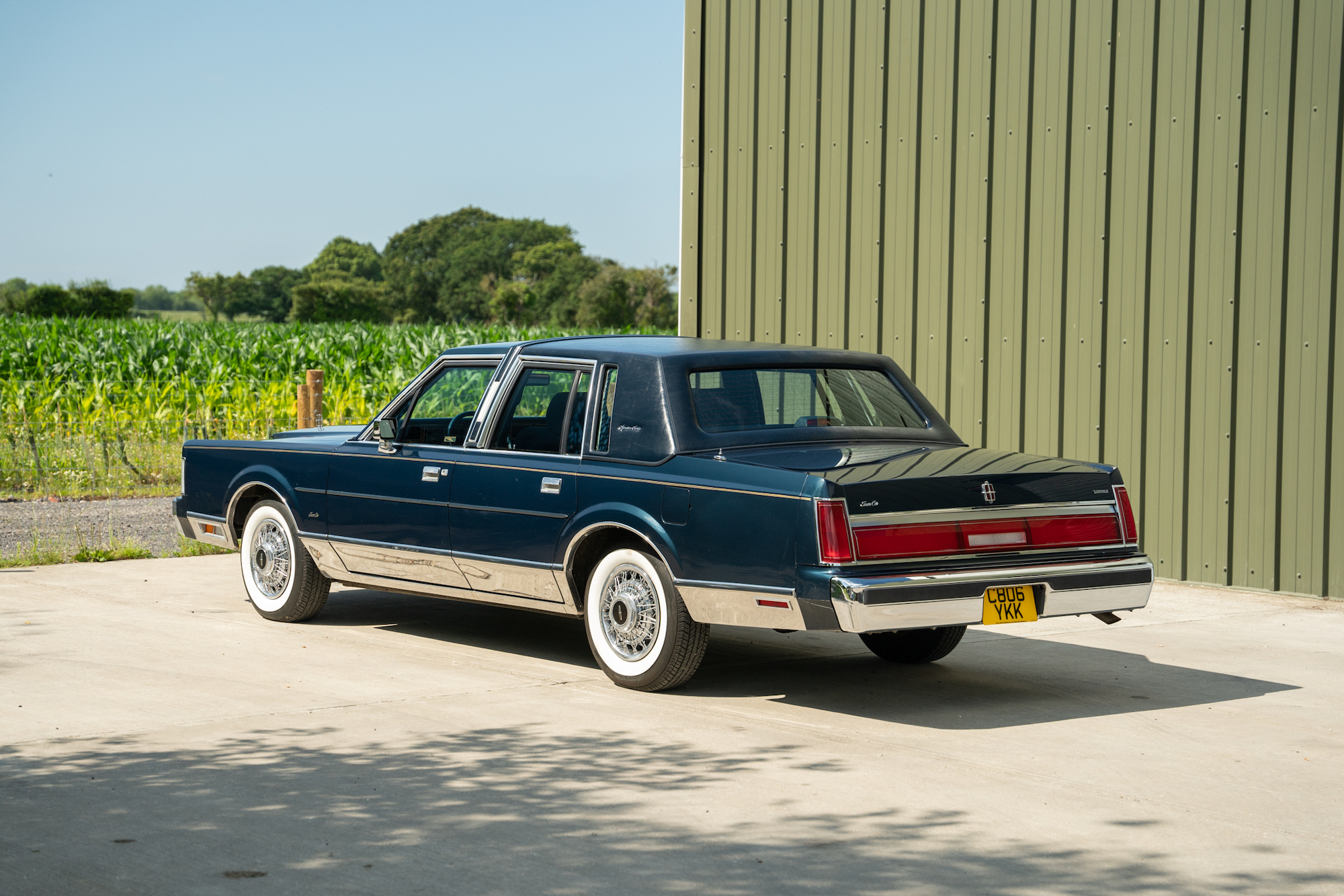 1986 LINCOLN TOWN CAR for sale by auction in Chichester, West Sussex ...