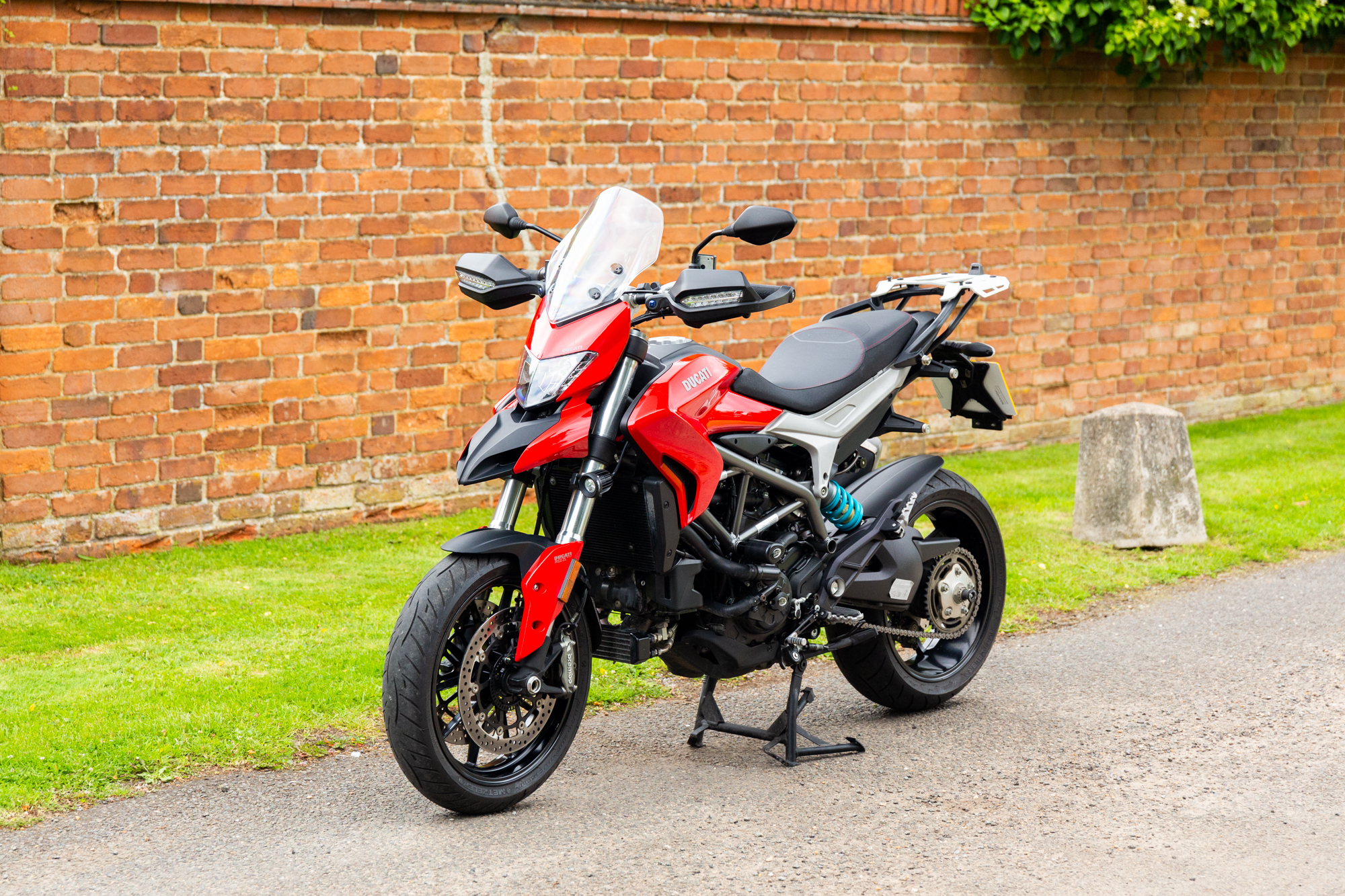 2016 DUCATI HYPERSTRADA 939 for sale by auction in Henley-on-Thames ...