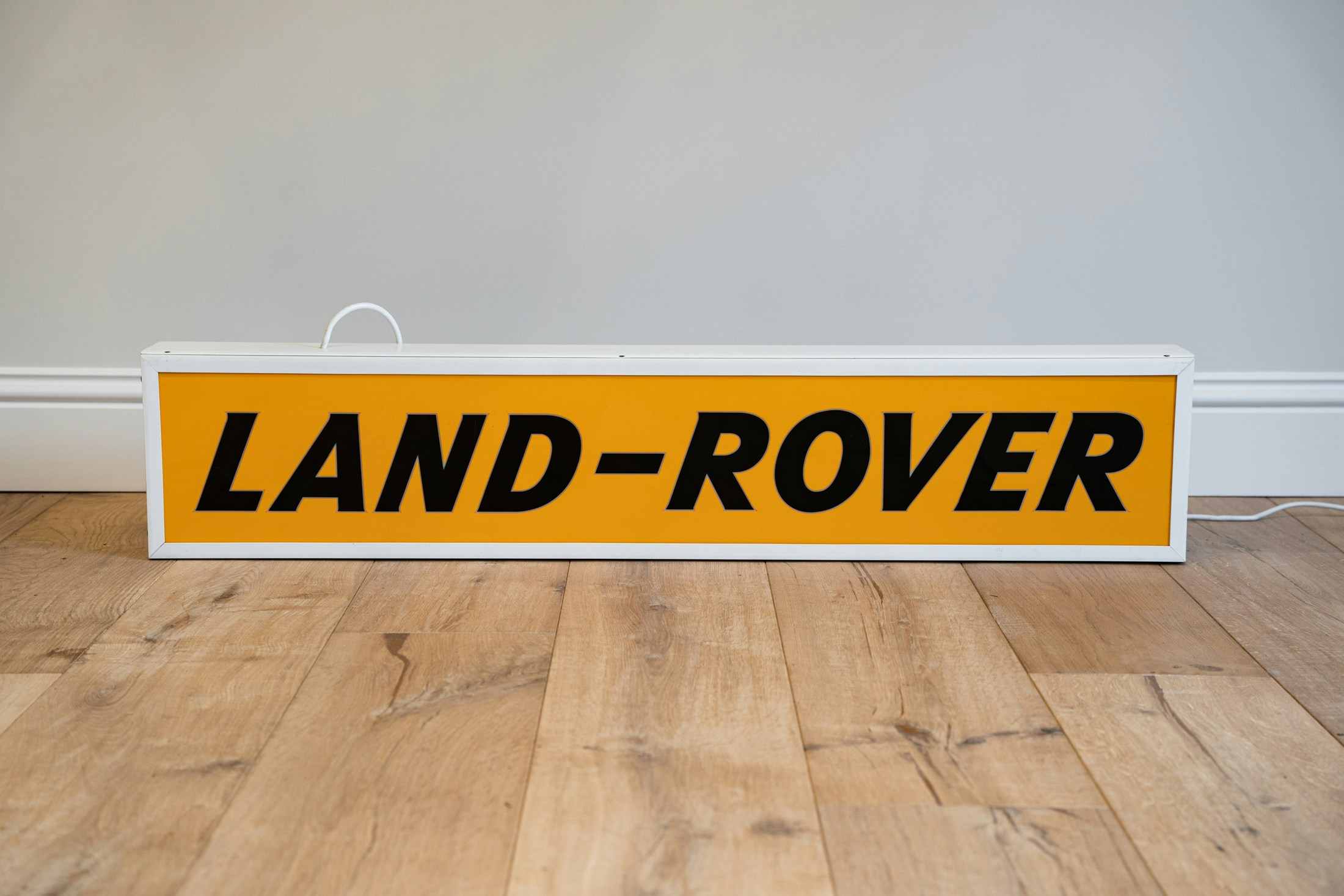 LAND ROVER ILLUMINATED DEALERSHIP SIGN for sale by auction in Hassocks ...