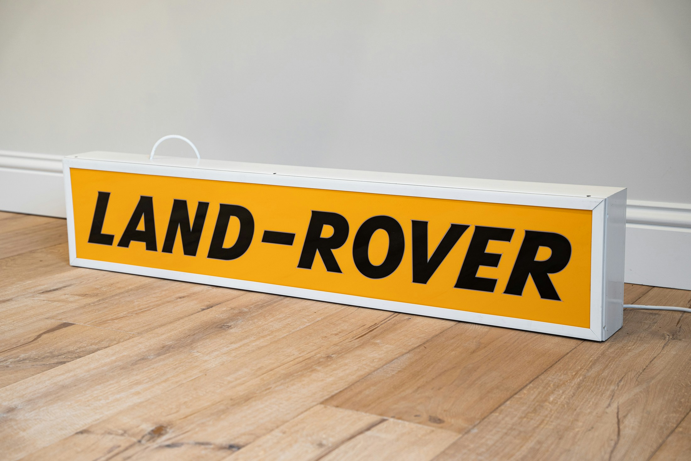 LAND ROVER ILLUMINATED DEALERSHIP SIGN for sale by auction in Hassocks ...