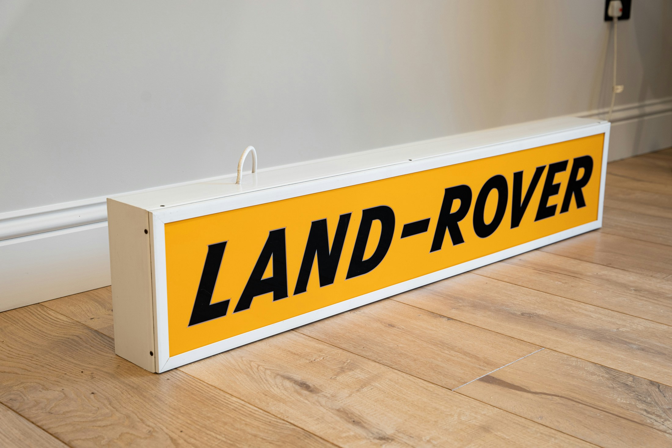 LAND ROVER ILLUMINATED DEALERSHIP SIGN for sale by auction in Hassocks ...