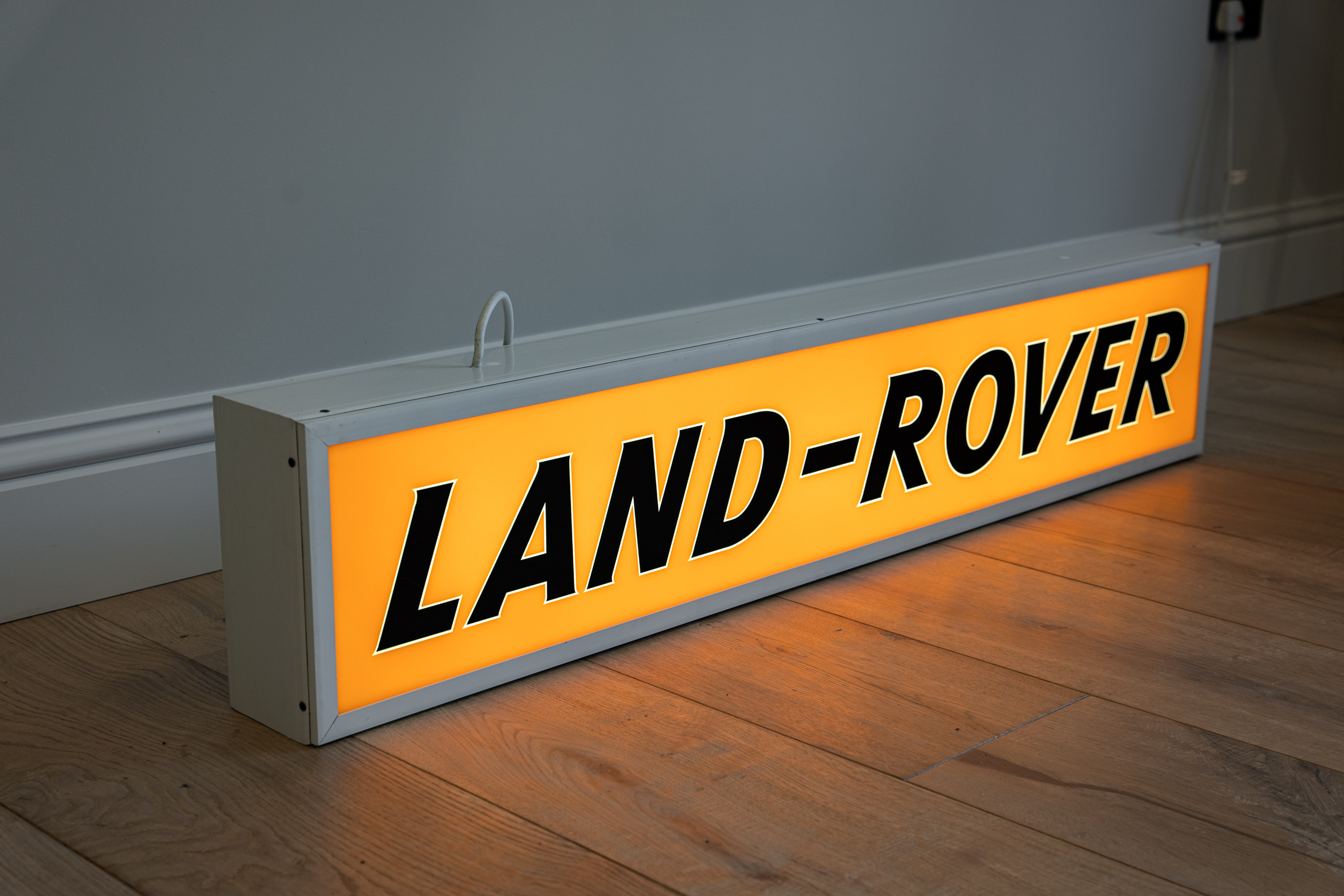 LAND ROVER ILLUMINATED DEALERSHIP SIGN for sale by auction in Hassocks ...