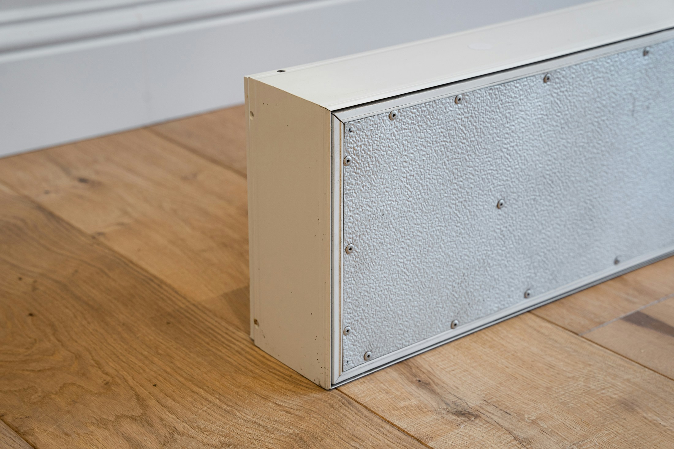 LAND ROVER ILLUMINATED DEALERSHIP SIGN for sale by auction in Hassocks ...