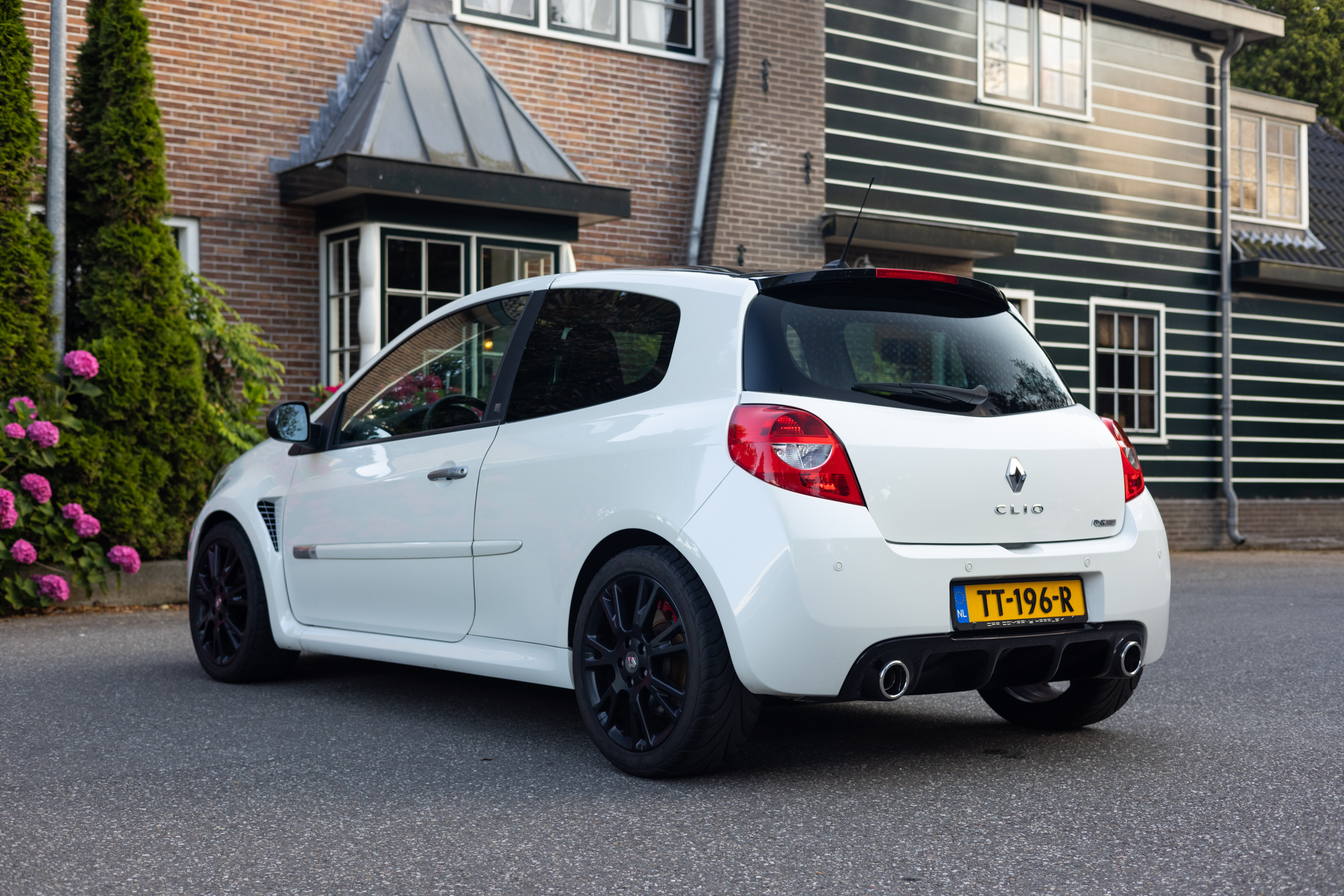 2010 RENAULTSPORT CLIO RS EDITION 20 for sale by auction in Amsterdam ...
