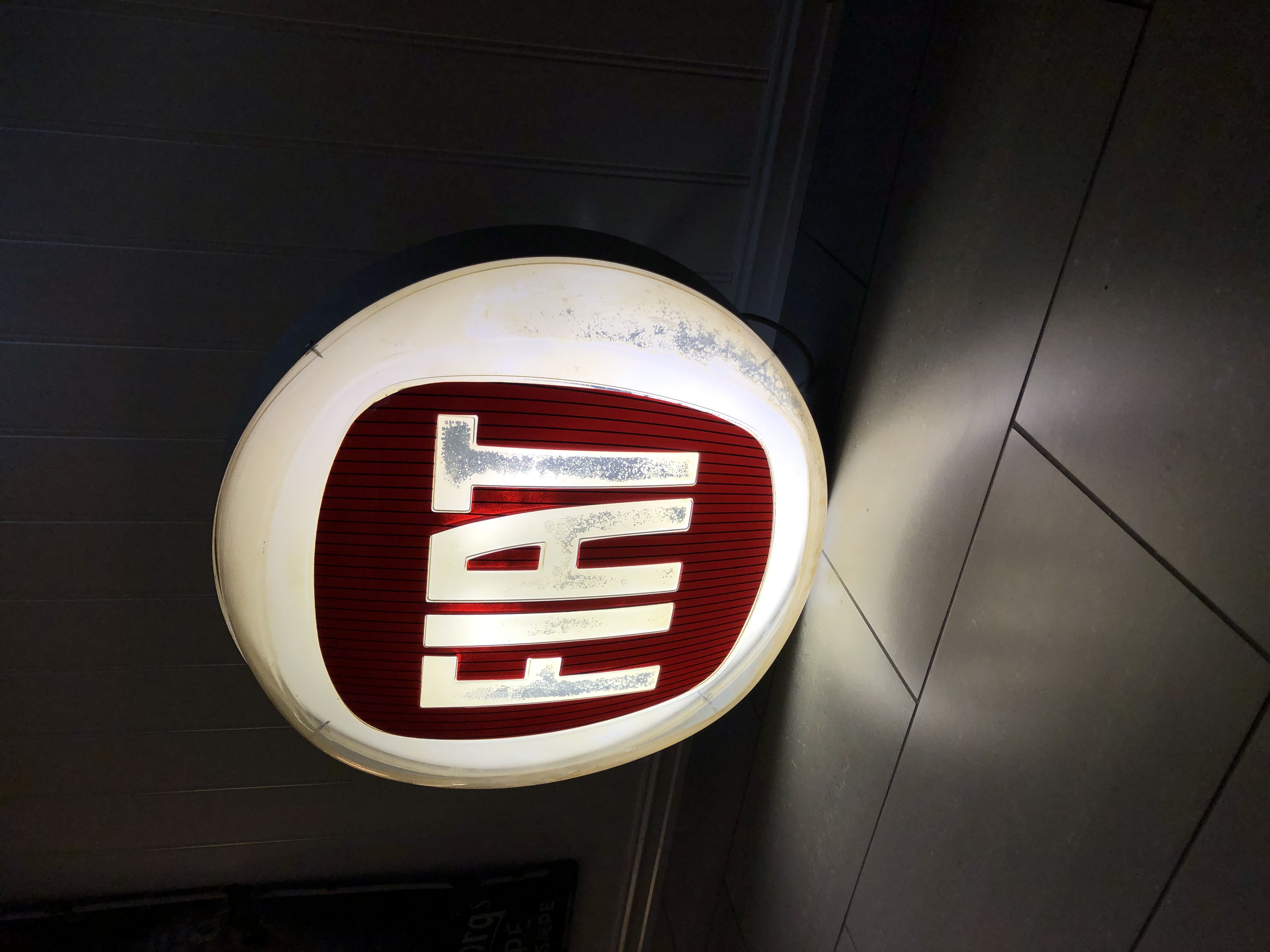 FIAT ILLUMINATED SIGN for sale by auction in Stavanger, Norway