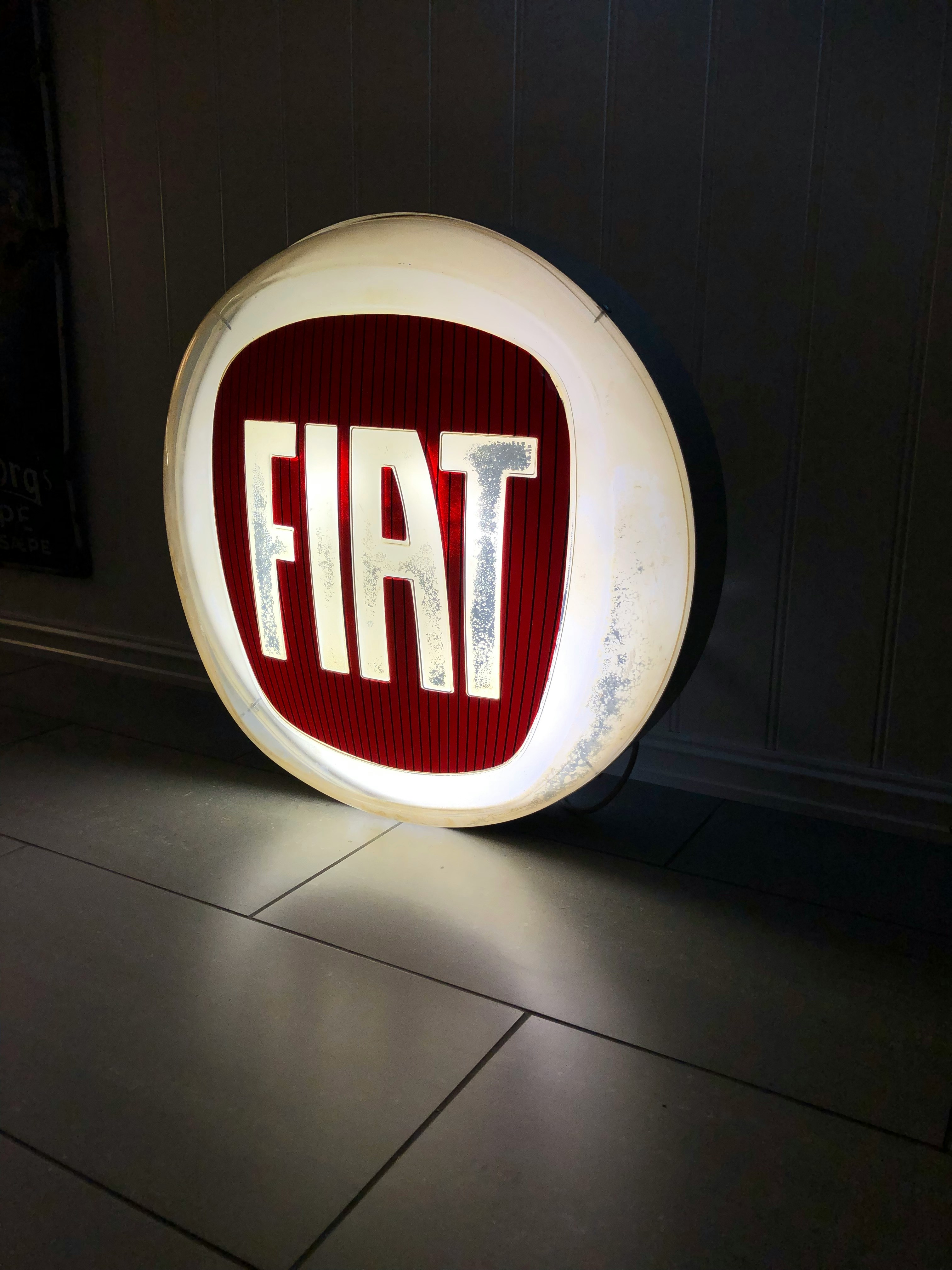 FIAT ILLUMINATED SIGN for sale by auction in Stavanger, Norway