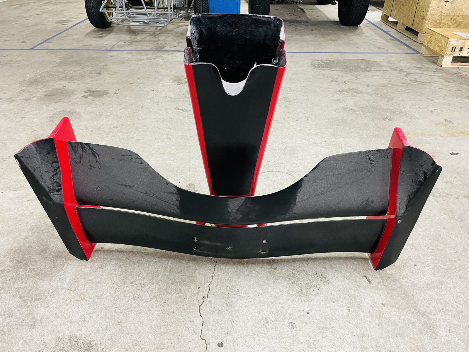 FERRARI F2002 F1 FRONT WING for sale by auction in Ravenna, Italy