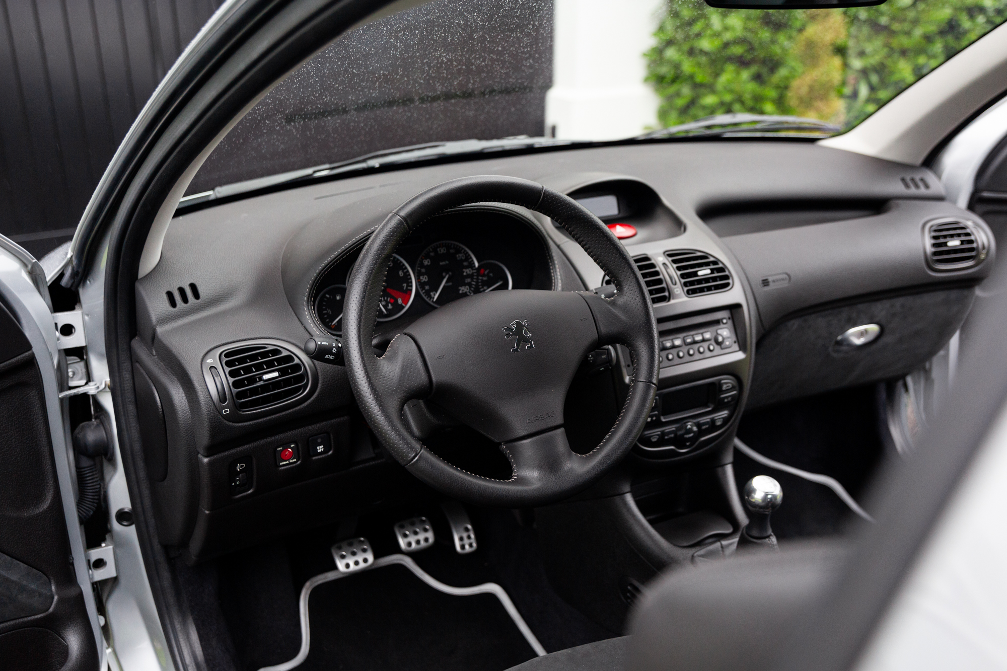 Peugeot 206 Interior 2003 2003 Peugeot 206 XT Automatic Hatchback