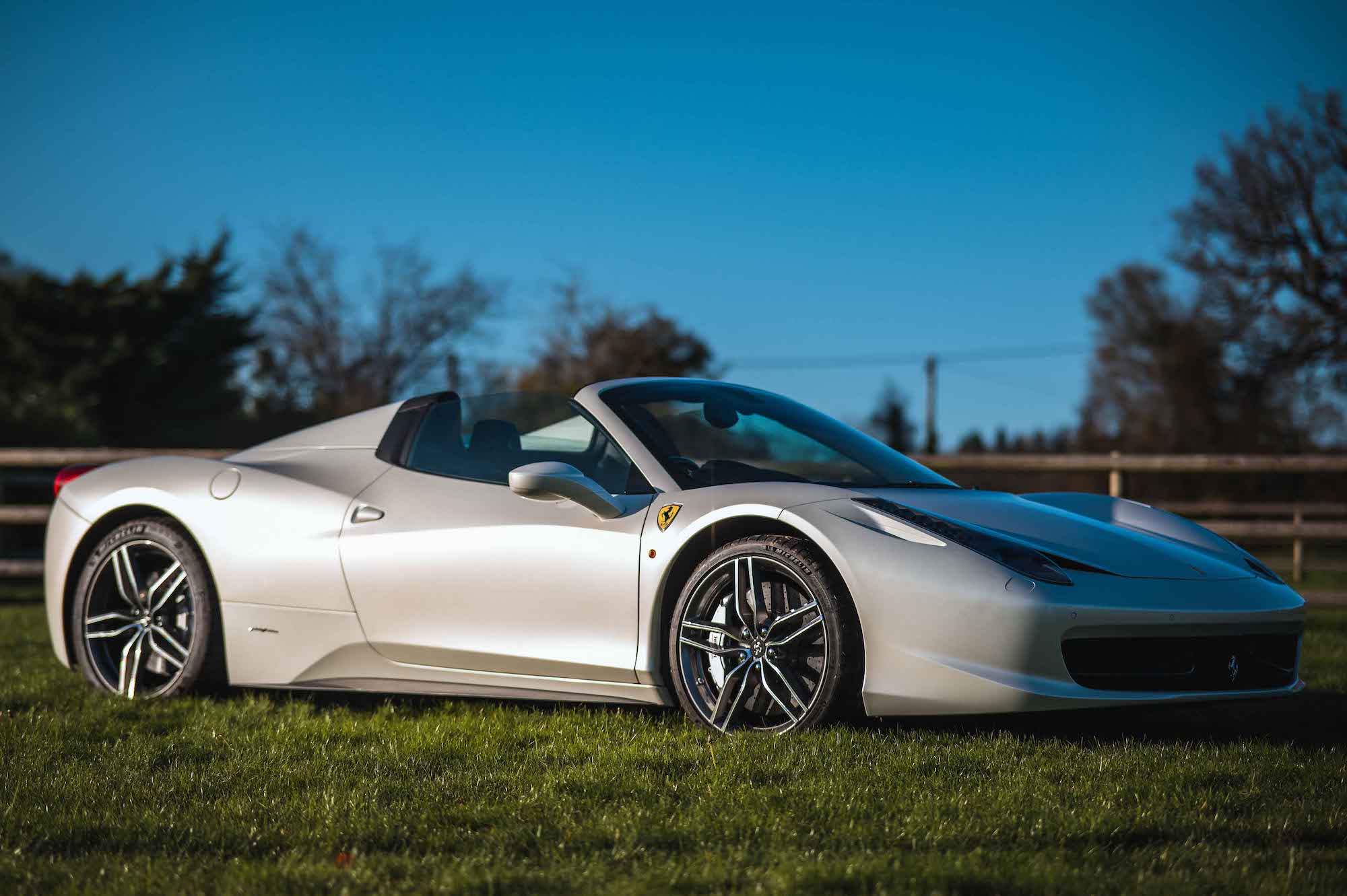 Ferrari 458 Italia Branco Conversivel Ferrari 458 Italia – SUBLIME