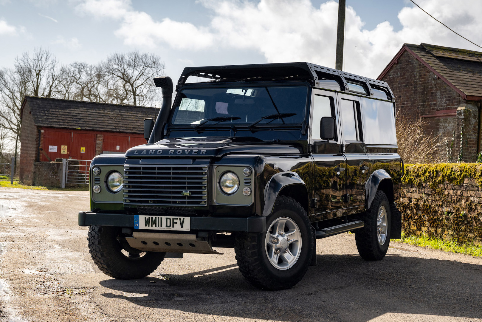 2011 LAND ROVER DEFENDER 110 XS UTILITY for sale by auction in Corfe ...