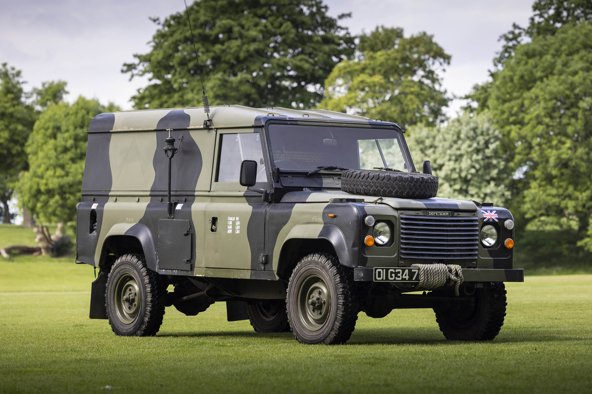 Land rover defender military store