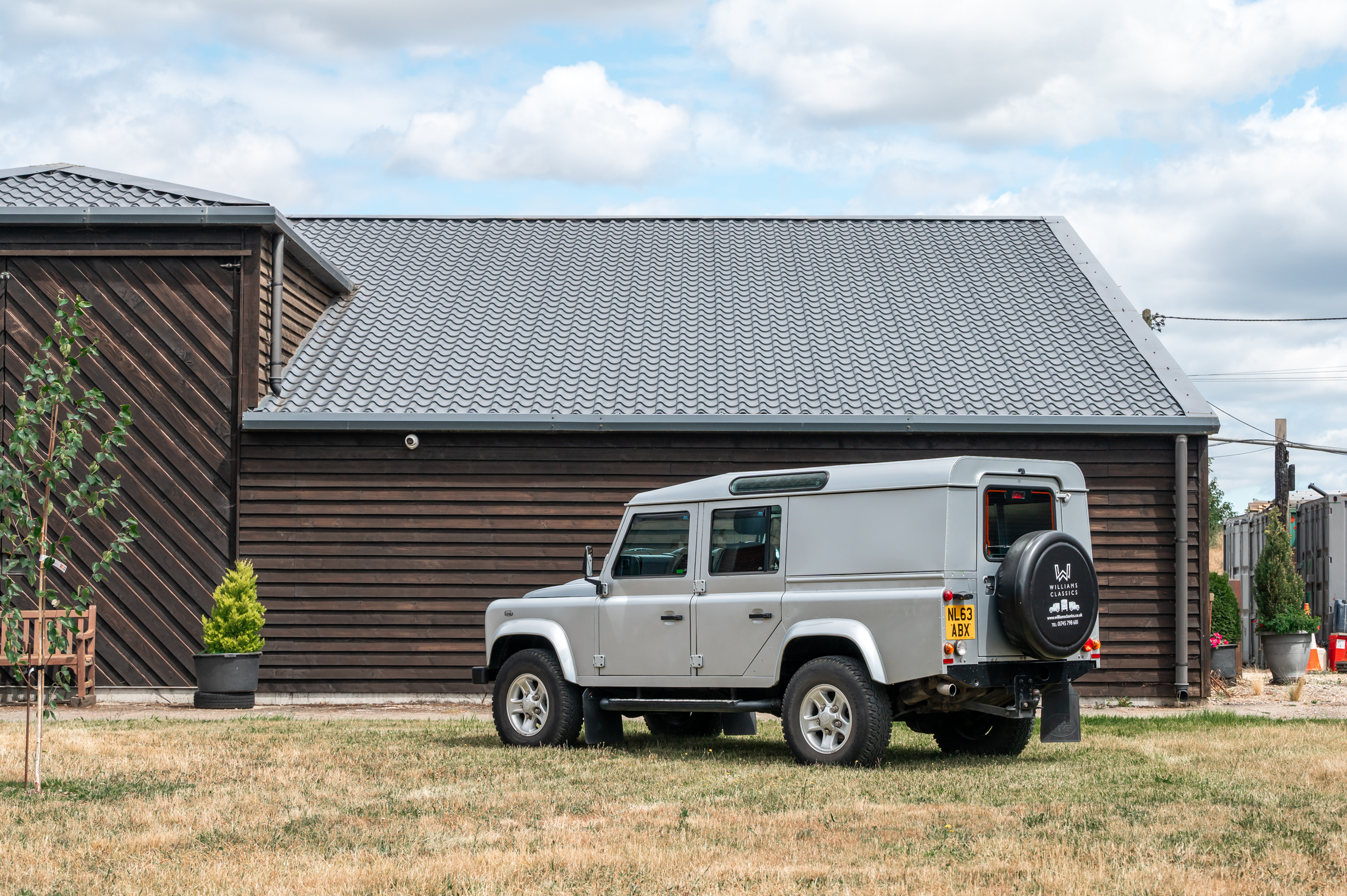 2013 LAND ROVER DEFENDER 110 XS UTILITY for sale by auction in Horton ...