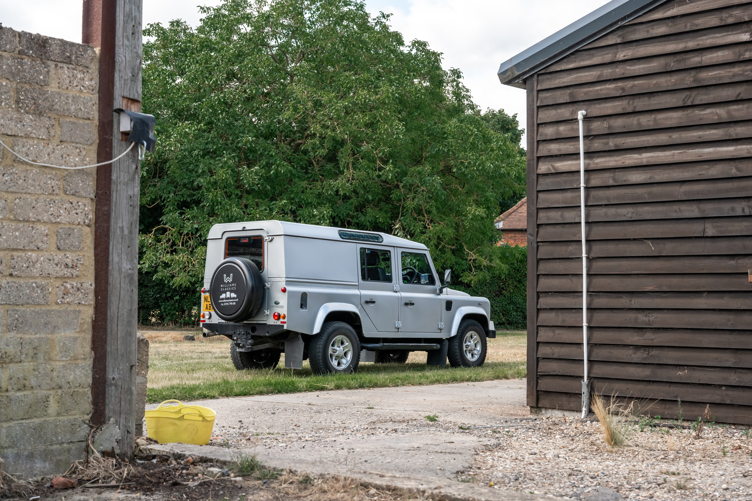 2013 LAND ROVER DEFENDER 110 XS UTILITY for sale by auction in Horton ...