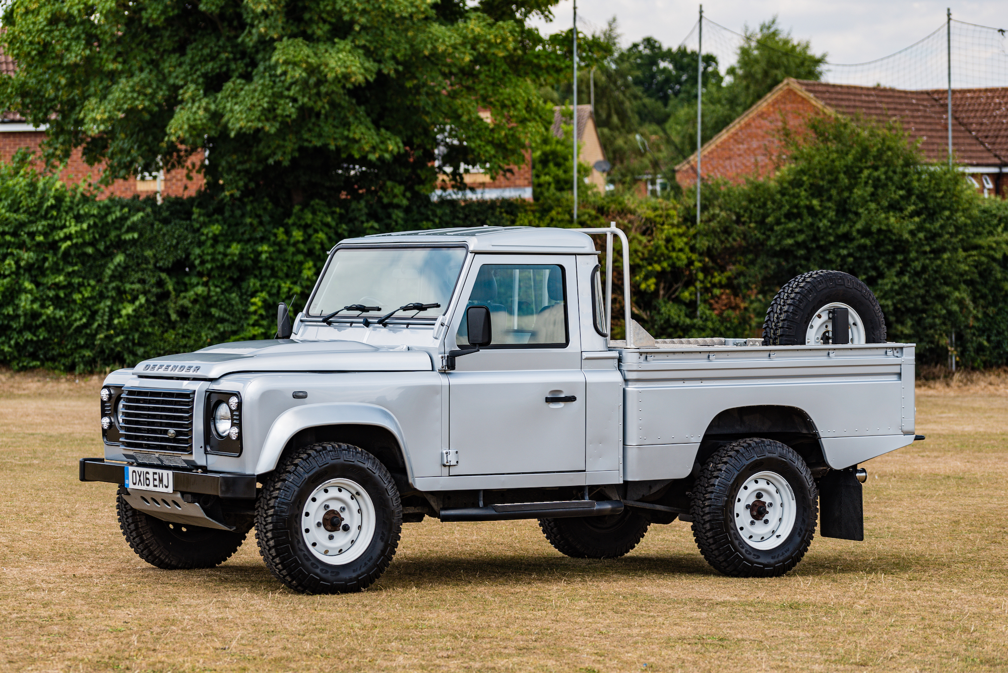 2016 LAND ROVER DEFENDER 110 SINGLE CAB PICK UP 'HIGH CAPACITY' - 4,573 ...