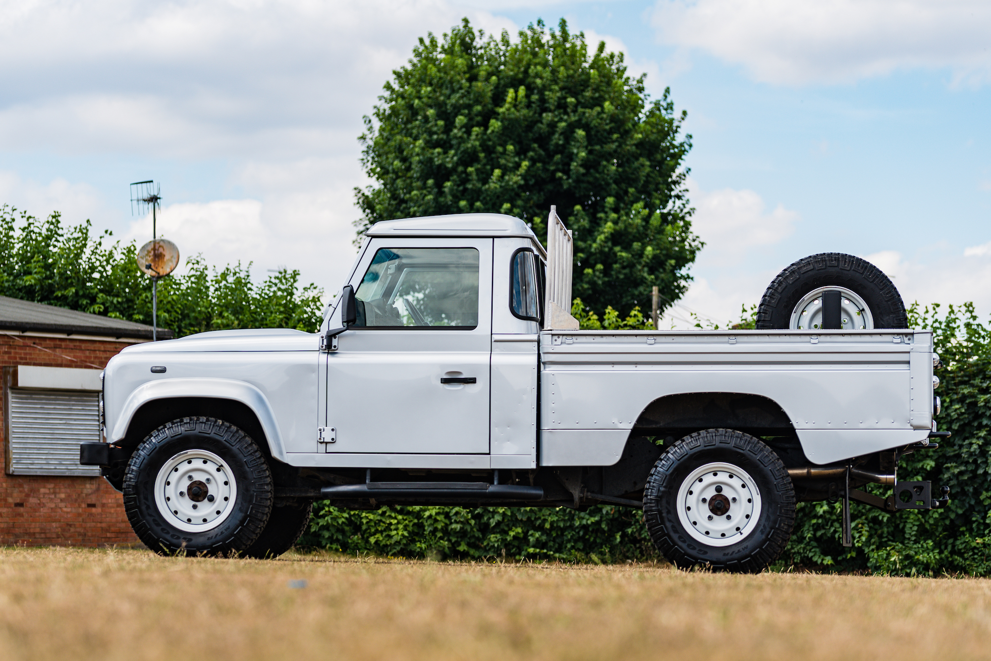 2016 LAND ROVER DEFENDER 110 SINGLE CAB PICK UP 'HIGH CAPACITY' - 4,573 ...
