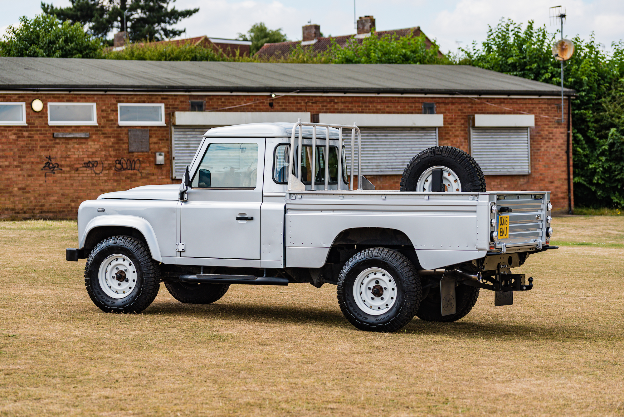 2016 LAND ROVER DEFENDER 110 SINGLE CAB PICK UP 'HIGH CAPACITY' - 4,573 ...