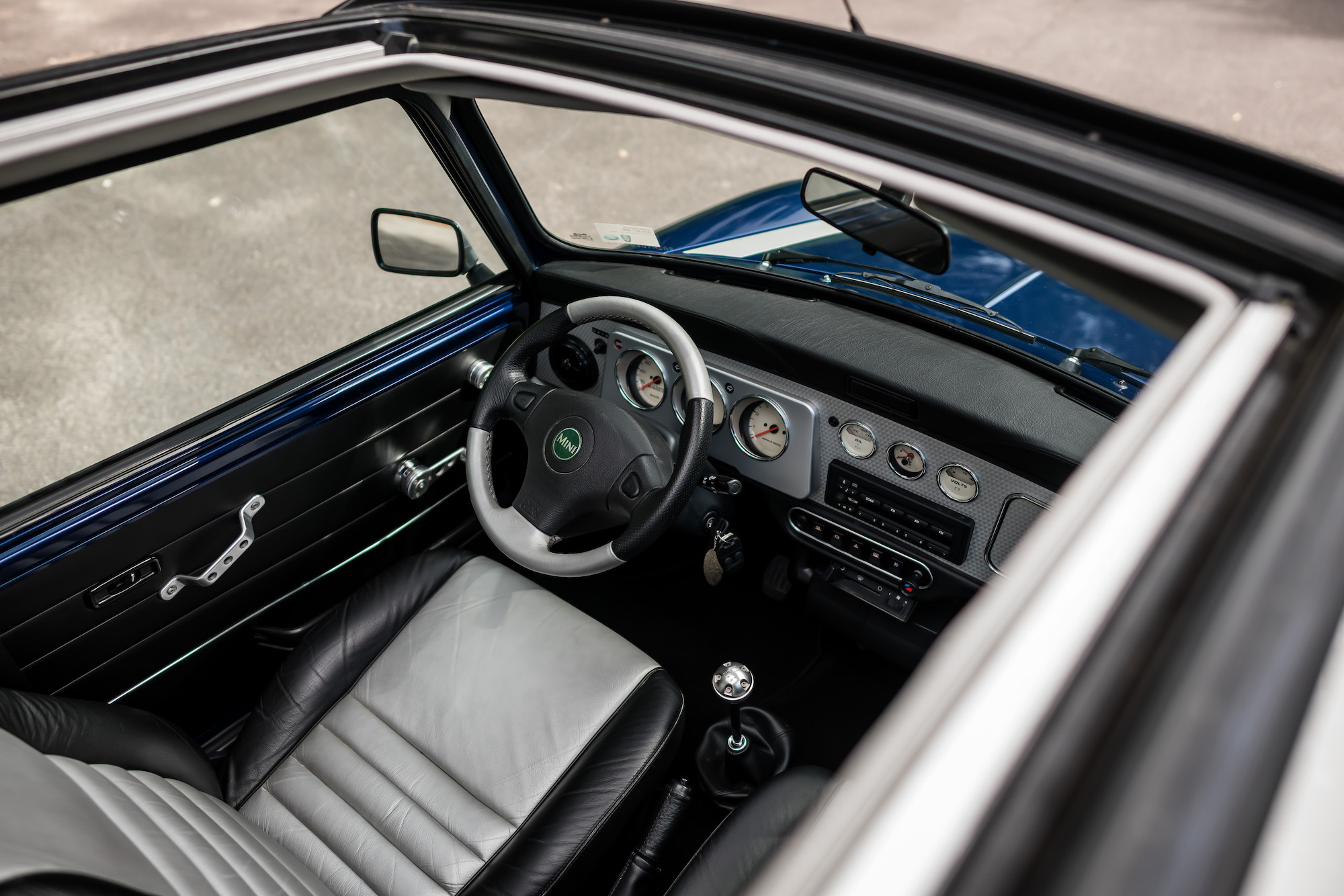 2000 Mini Cooper Coupe Interior Who Makes The Mini Cooper?