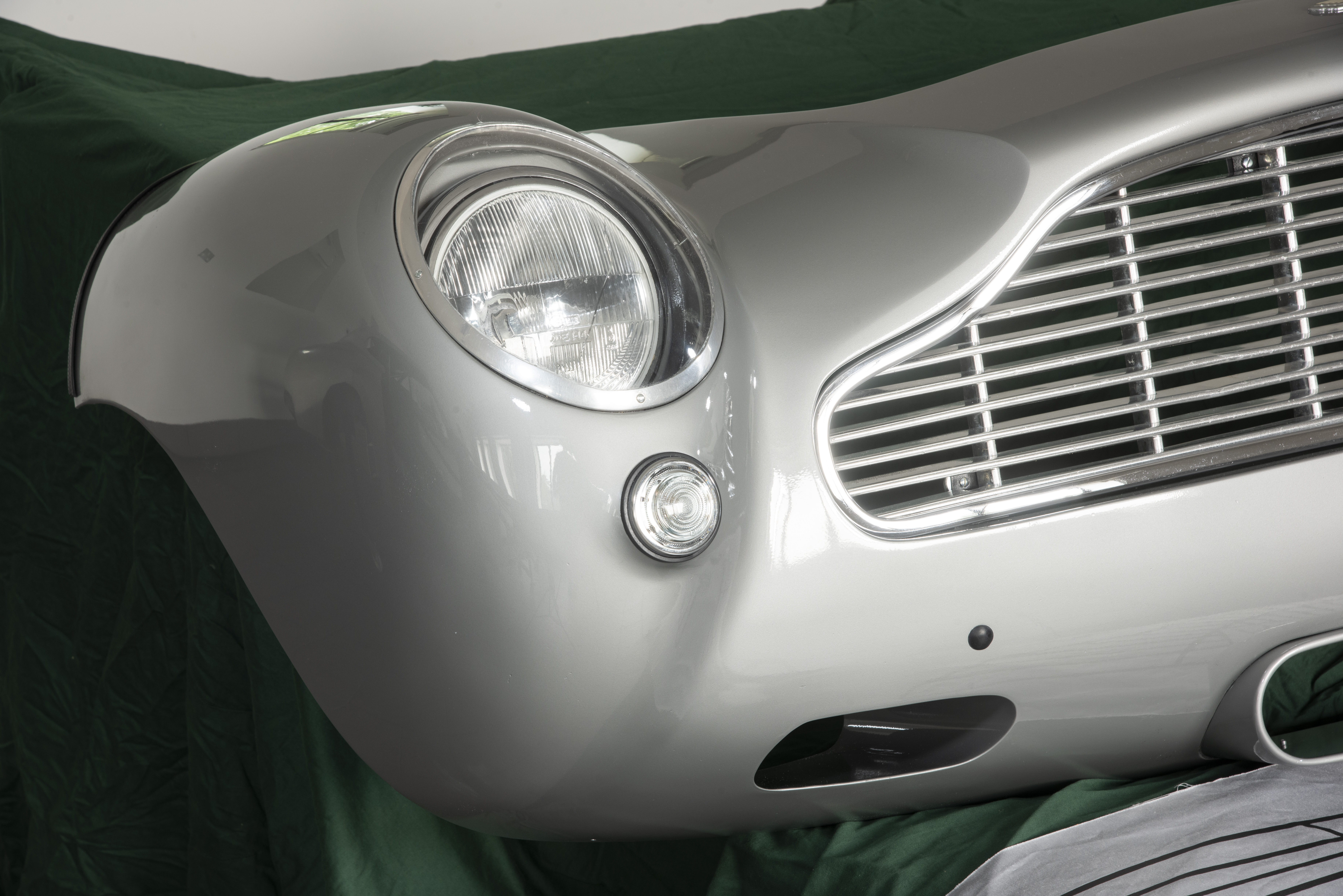 ASTON MARTIN DB5 RESTORED FRONT SECTION for sale by auction in ...