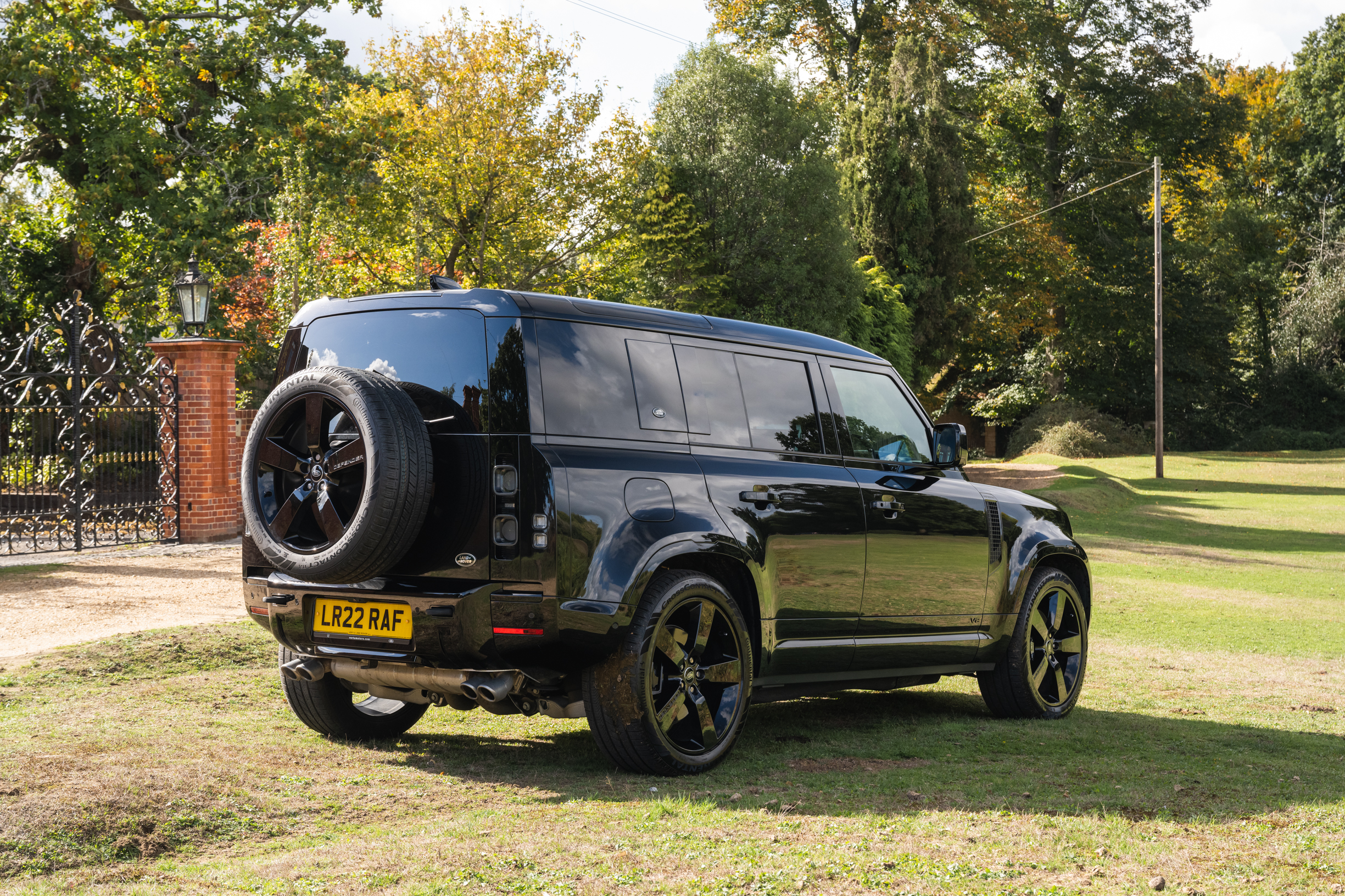 2022 LAND ROVER DEFENDER 110 V8 for sale in Lyndhurst, Hampshire ...
