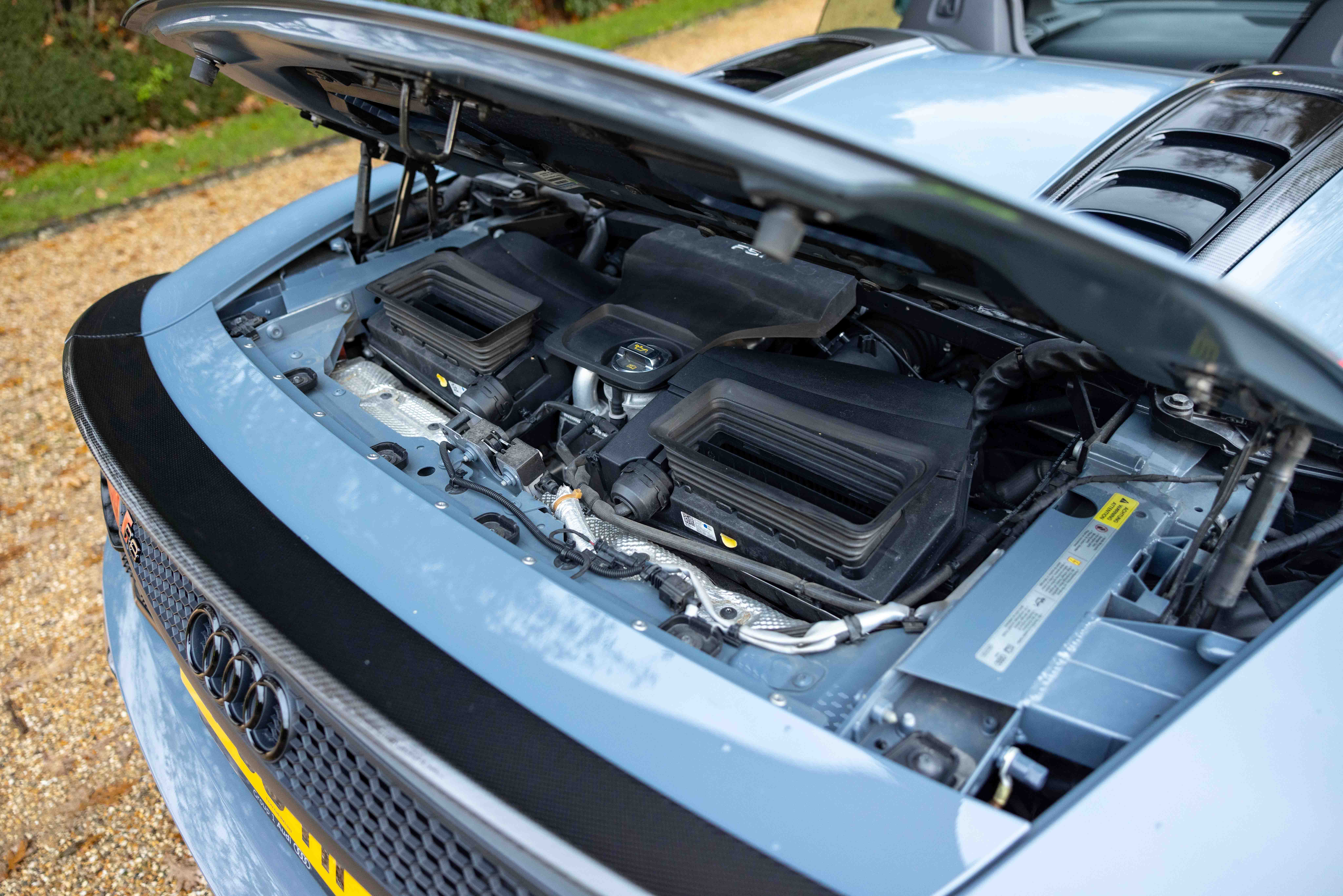 Motor Audi R8 Preto V10