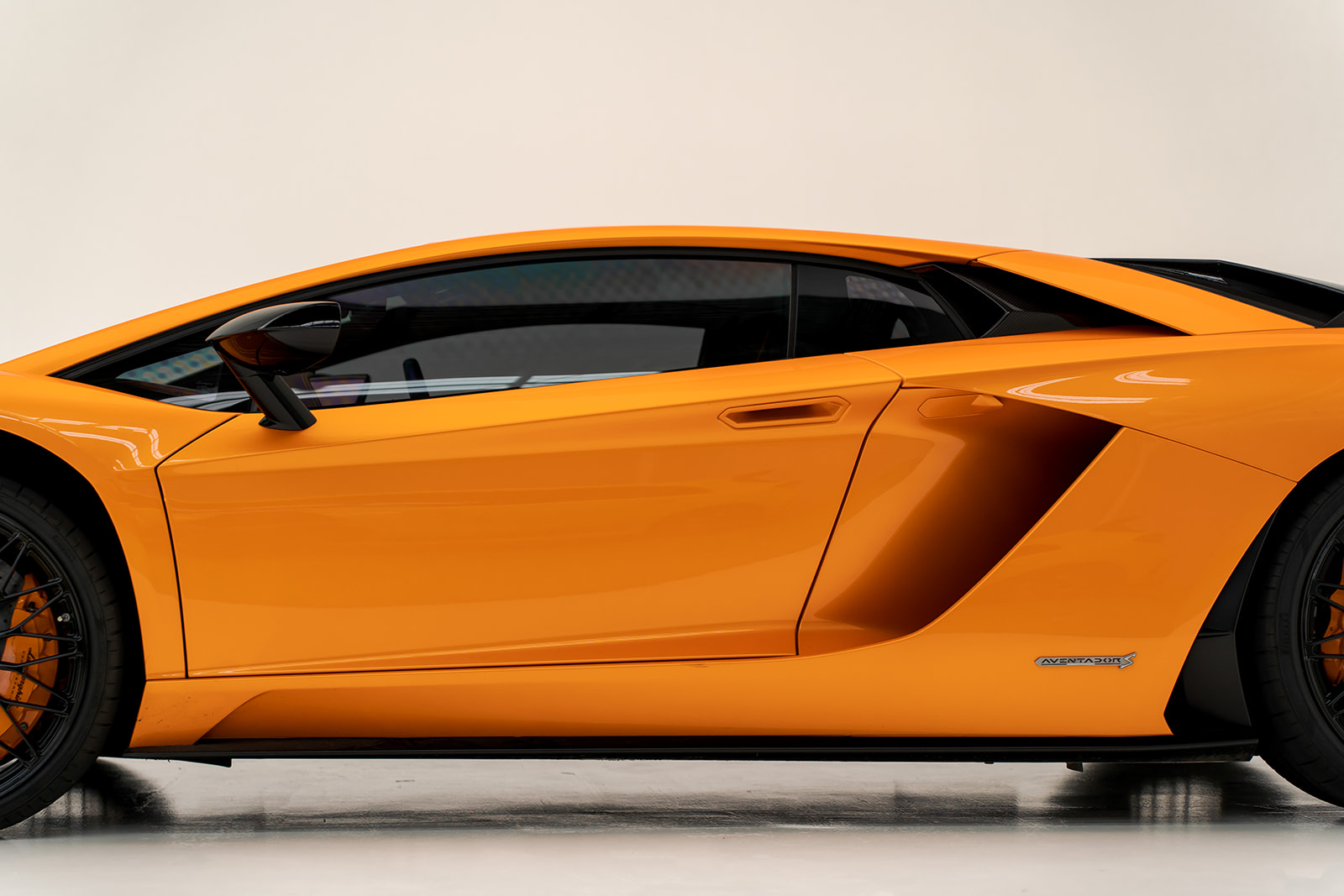 2017 LAMBORGHINI AVENTADOR LP740-4 S for sale by auction in Lyndhurst ...