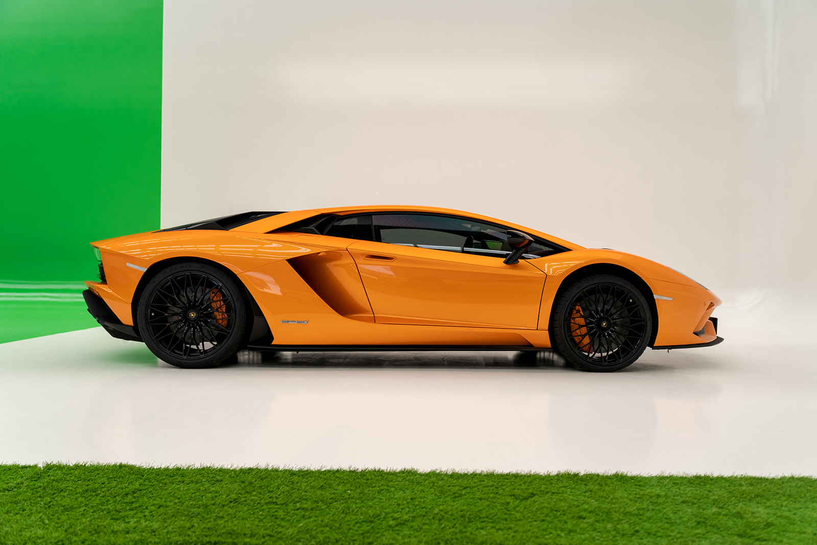 2017 LAMBORGHINI AVENTADOR LP740-4 S for sale by auction in Lyndhurst ...