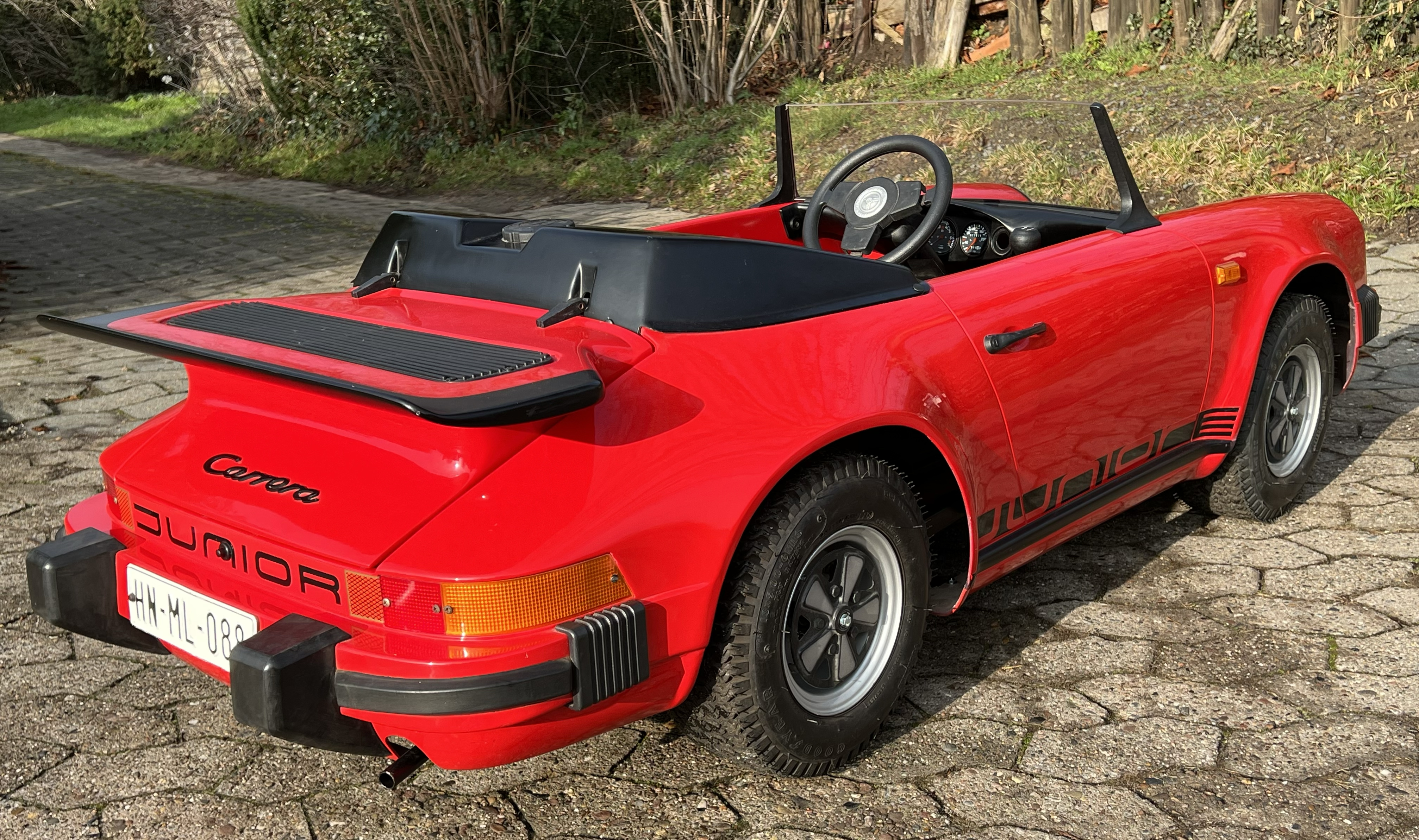 PORSCHE 911 CARRERA JUNIOR CHILDREN'S CAR for sale by auction in ...