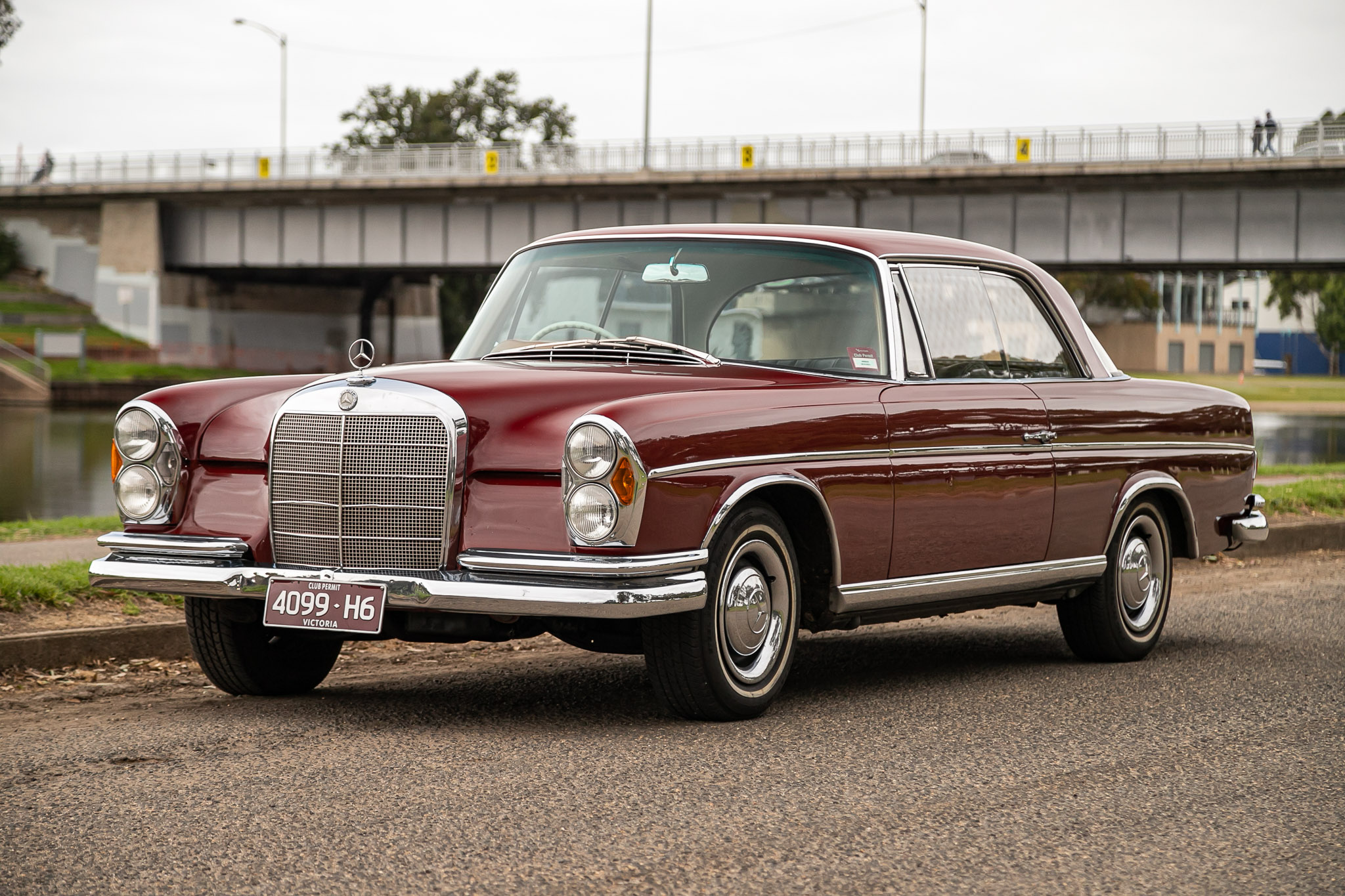 1967 MERCEDES-BENZ (W112) 300SE COUPE for sale by auction in Jan Juc ...